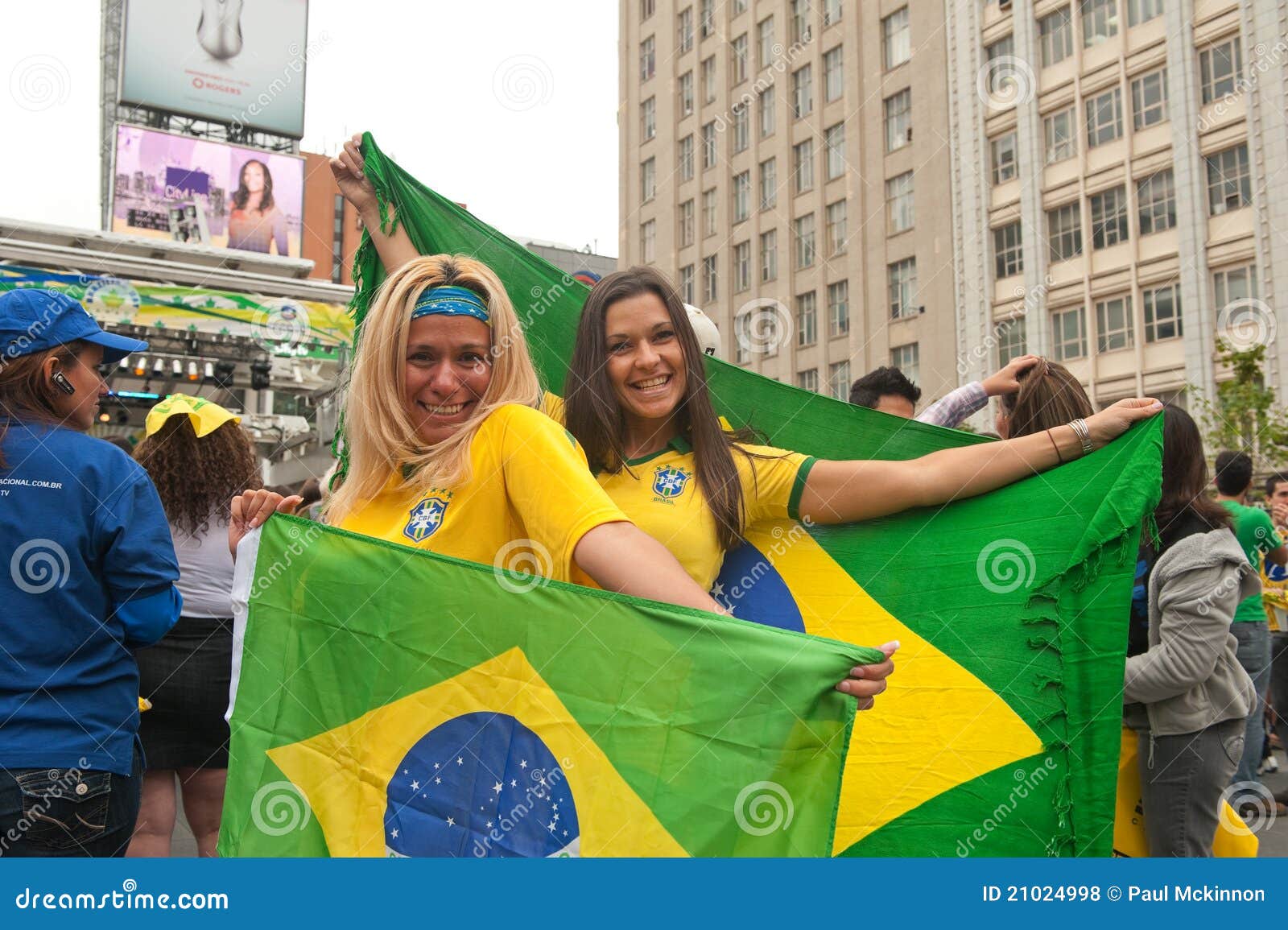 Brazilian Day in Toronto editorial stock photo. Image of flag - 21024998