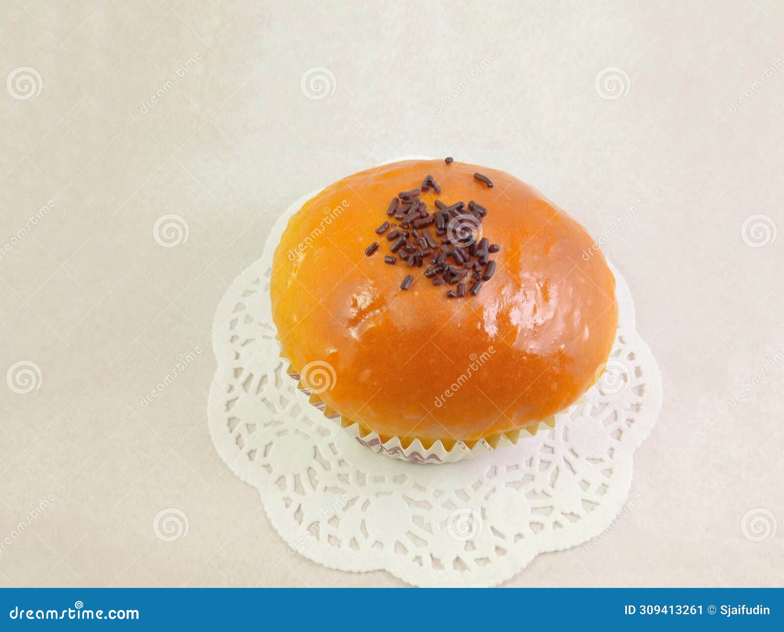 Bread with Chocolate Sprinkle Topping Isolated on White, Cupcake Stock ...