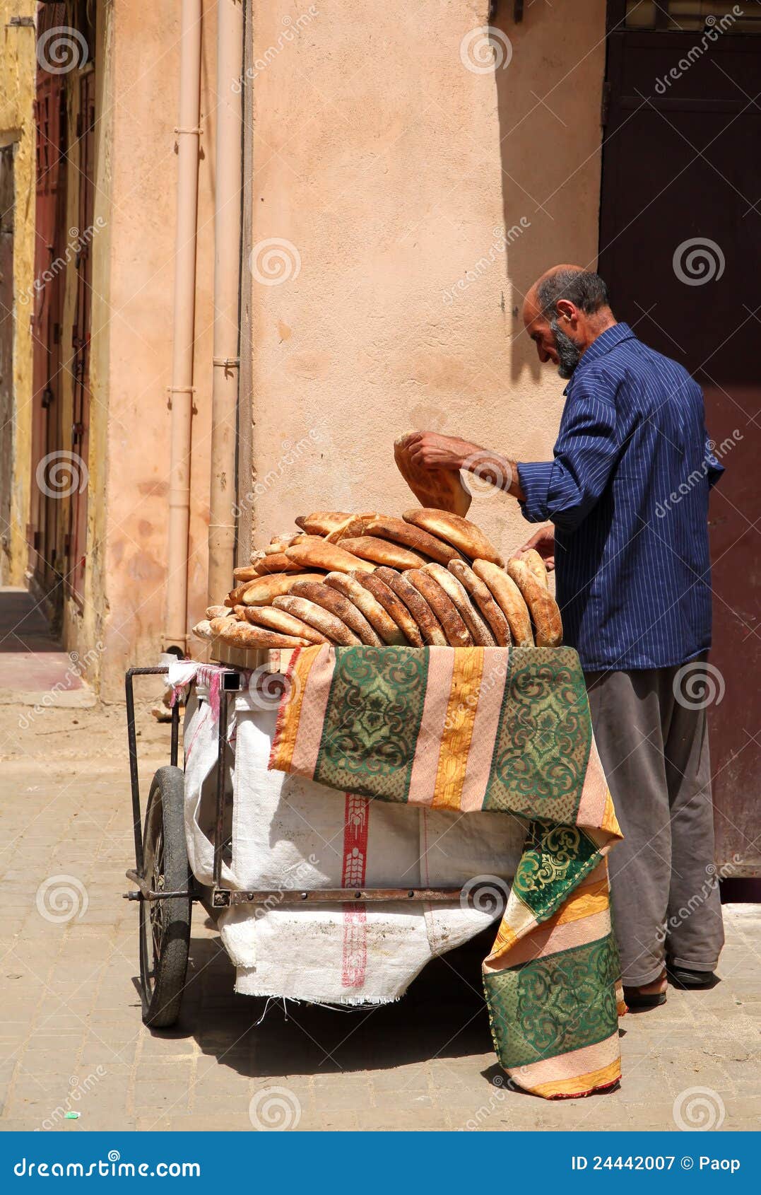 Bread seller editorial photography. Image of islam, ethnic - 24442007