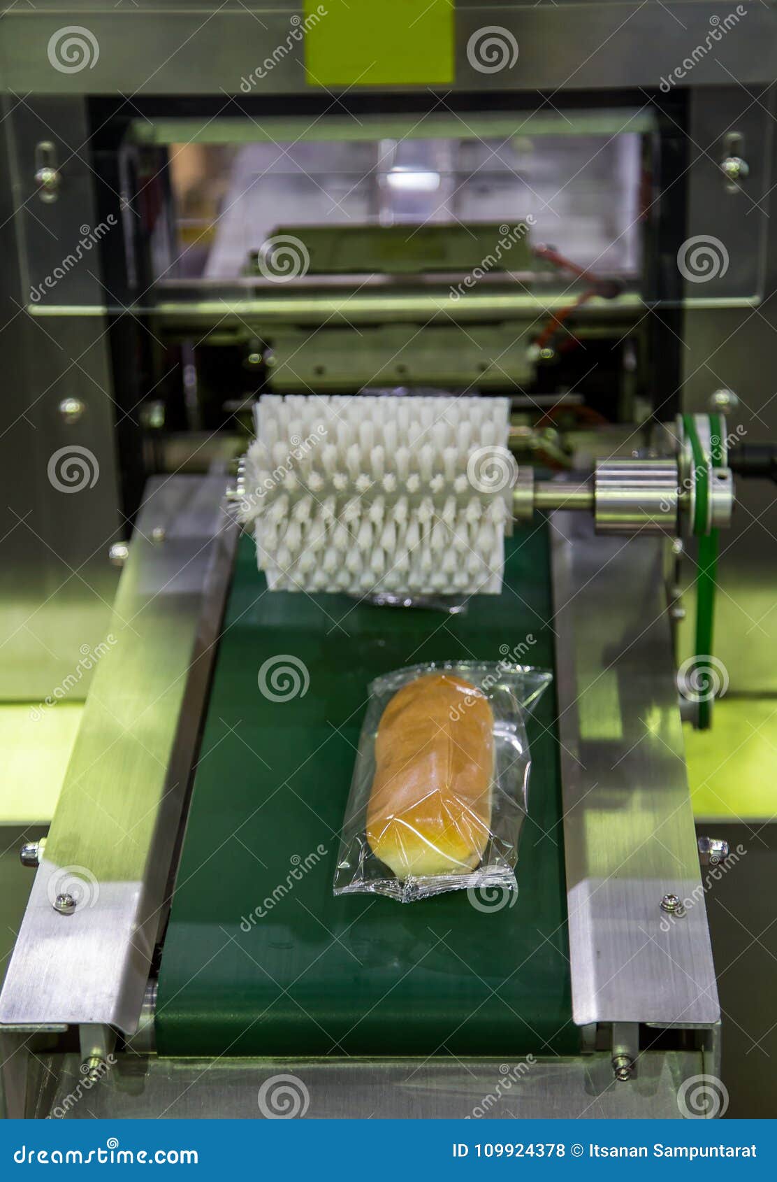 Bread/toast/bun Packing Machine Stock Photo - Image of baker, delicious ...