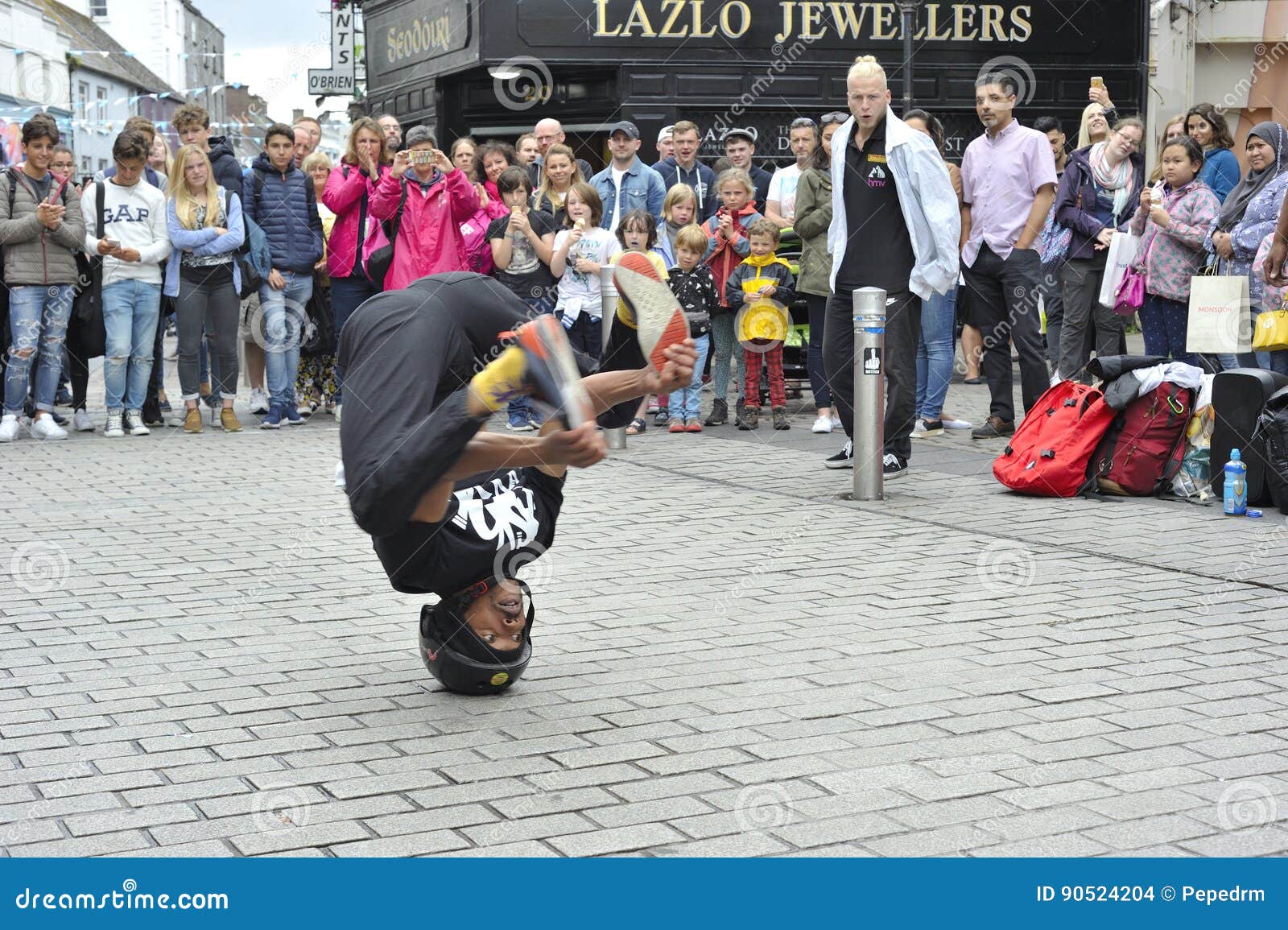 Break Dance, Turning on the Head Editorial Stock Image - Image of ...