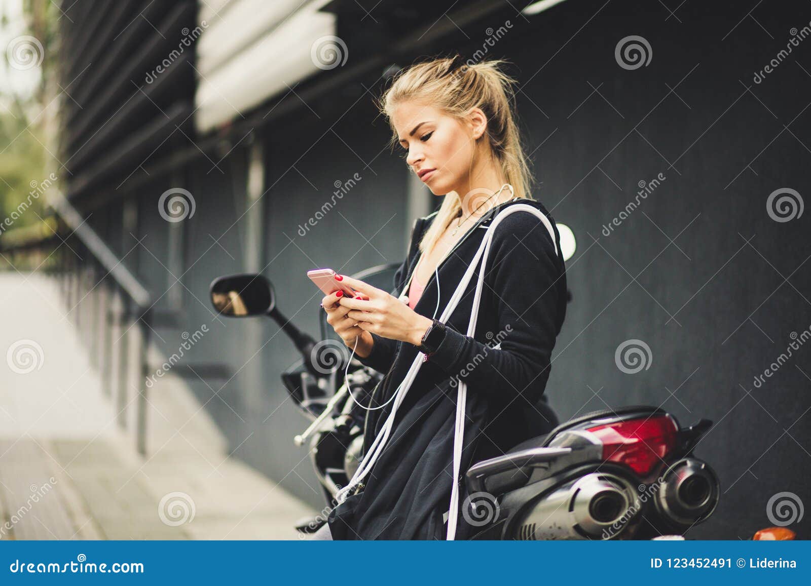 Break time. Sport women. stock image. Image of alone - 123452491
