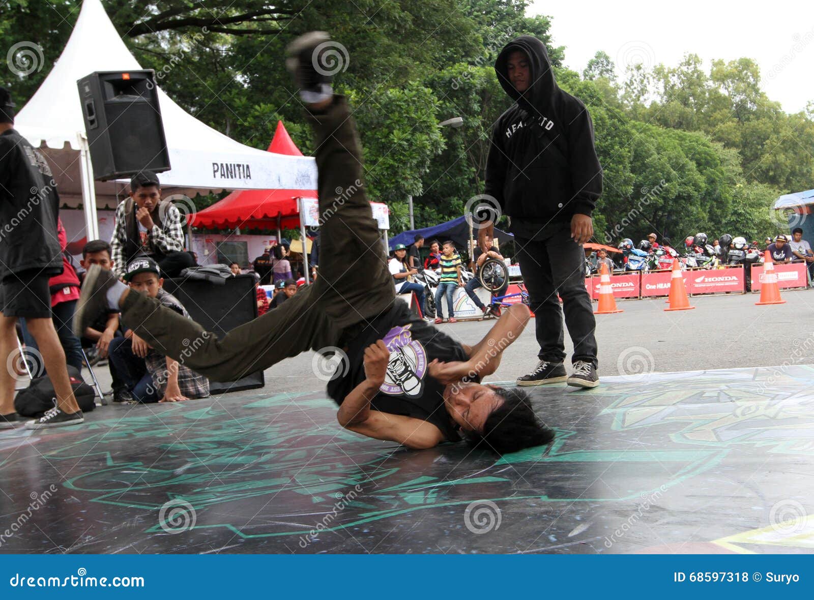 Breakdance redaktionelles stockfoto. Bild von erholung - 68597318