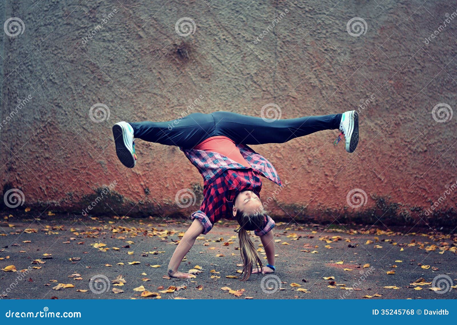 Breakdance girl stock photo. Image of fitness, dancer - 35245768