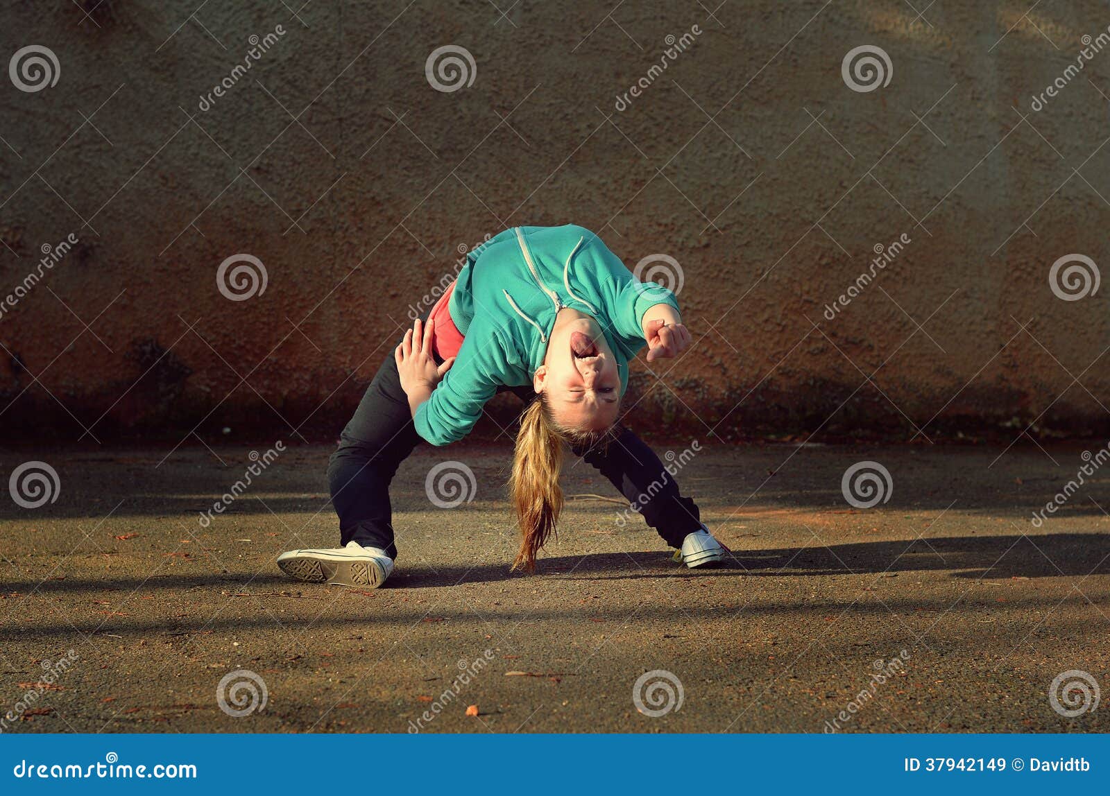 Breakdance girl stock image. Image of breakin, lifestyle - 37942149