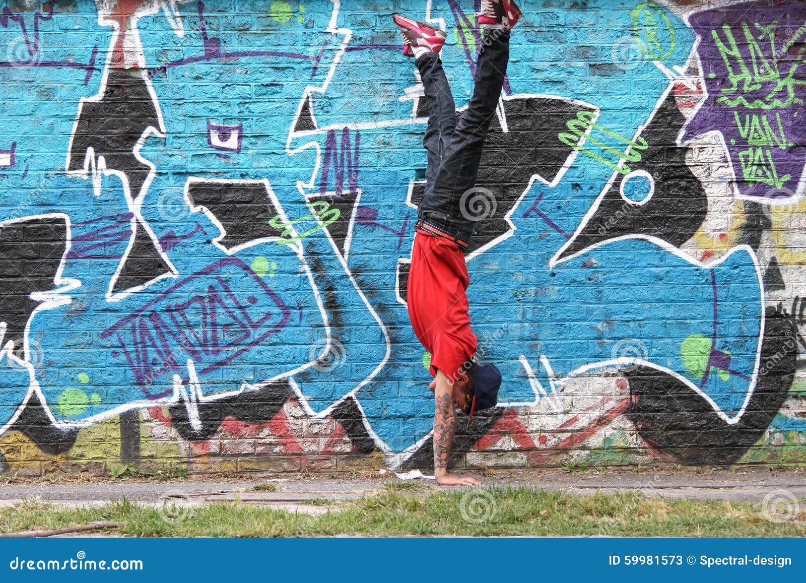 Breakdance editorial stock photo. Image of handstand - 59981573