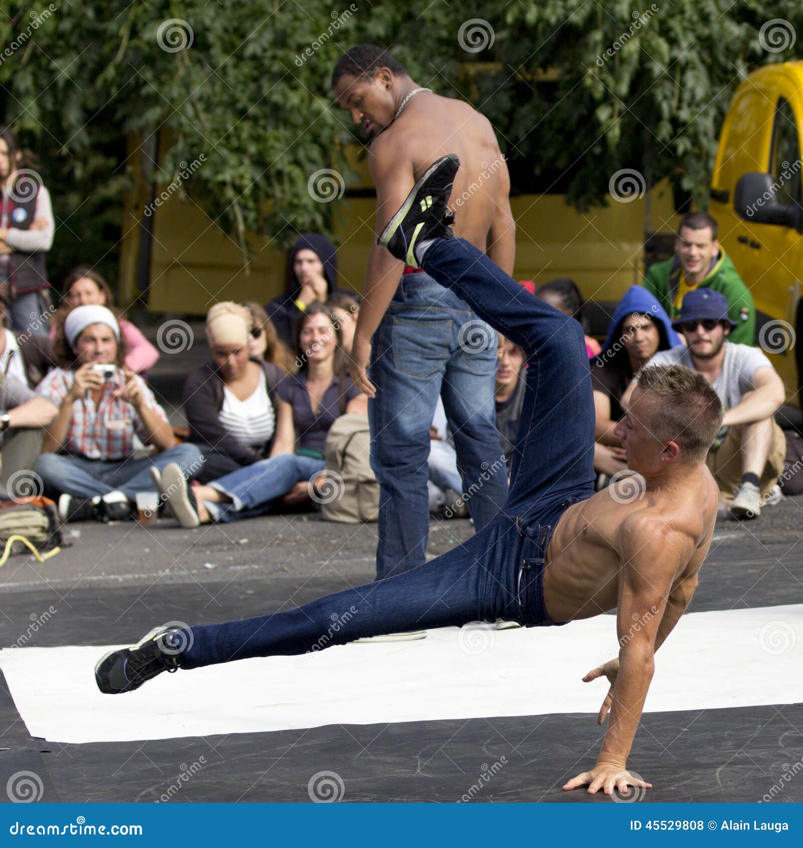 Breakdancer fotografia stock editoriale. Immagine di ballerino - 45529808