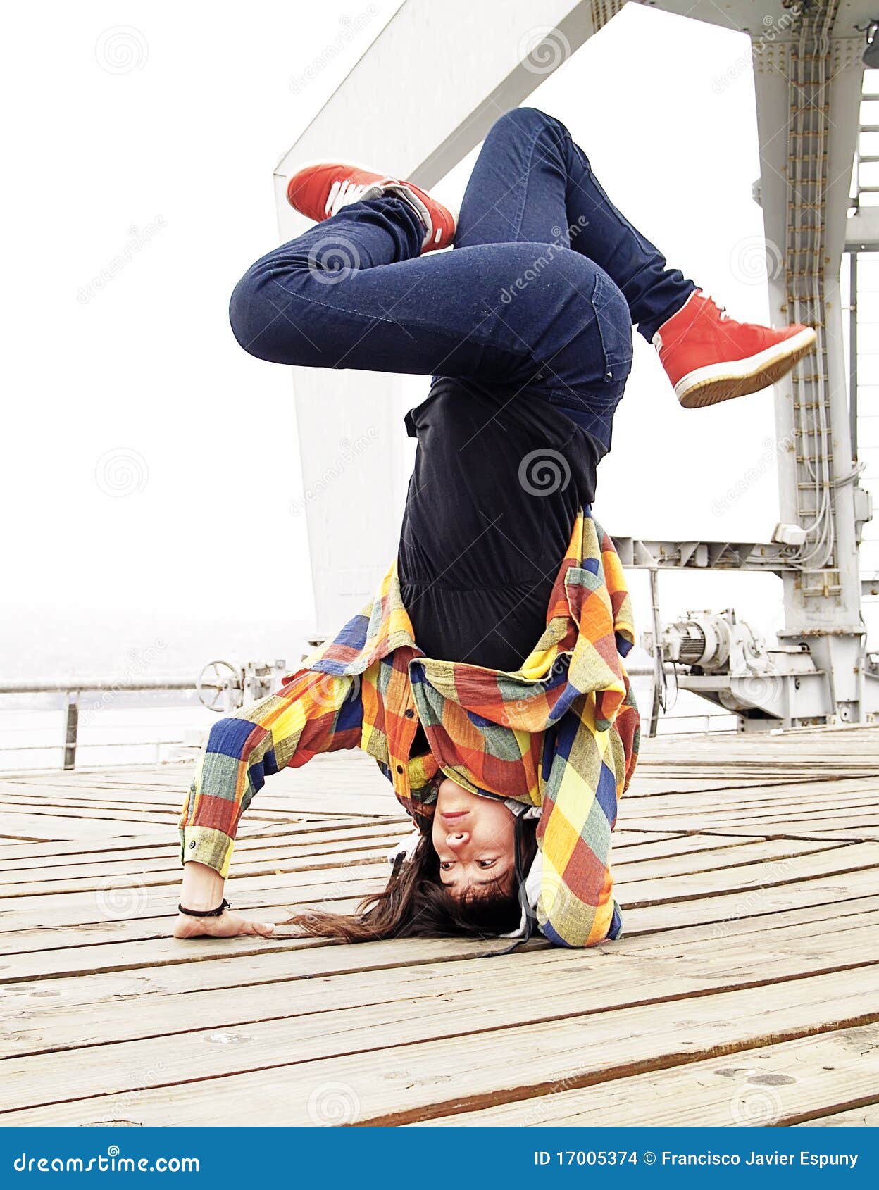 Breakdancer Doing a Handstand Stock Photo - Image of breakdance ...