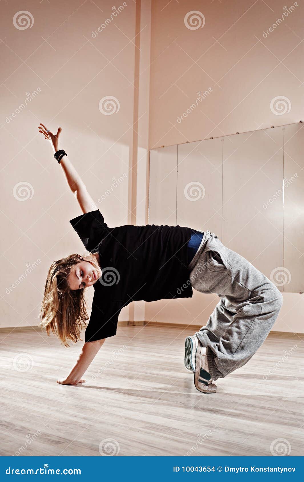 Breakdancer Standing in Bridge Stock Photo - Image of pose, fitness ...
