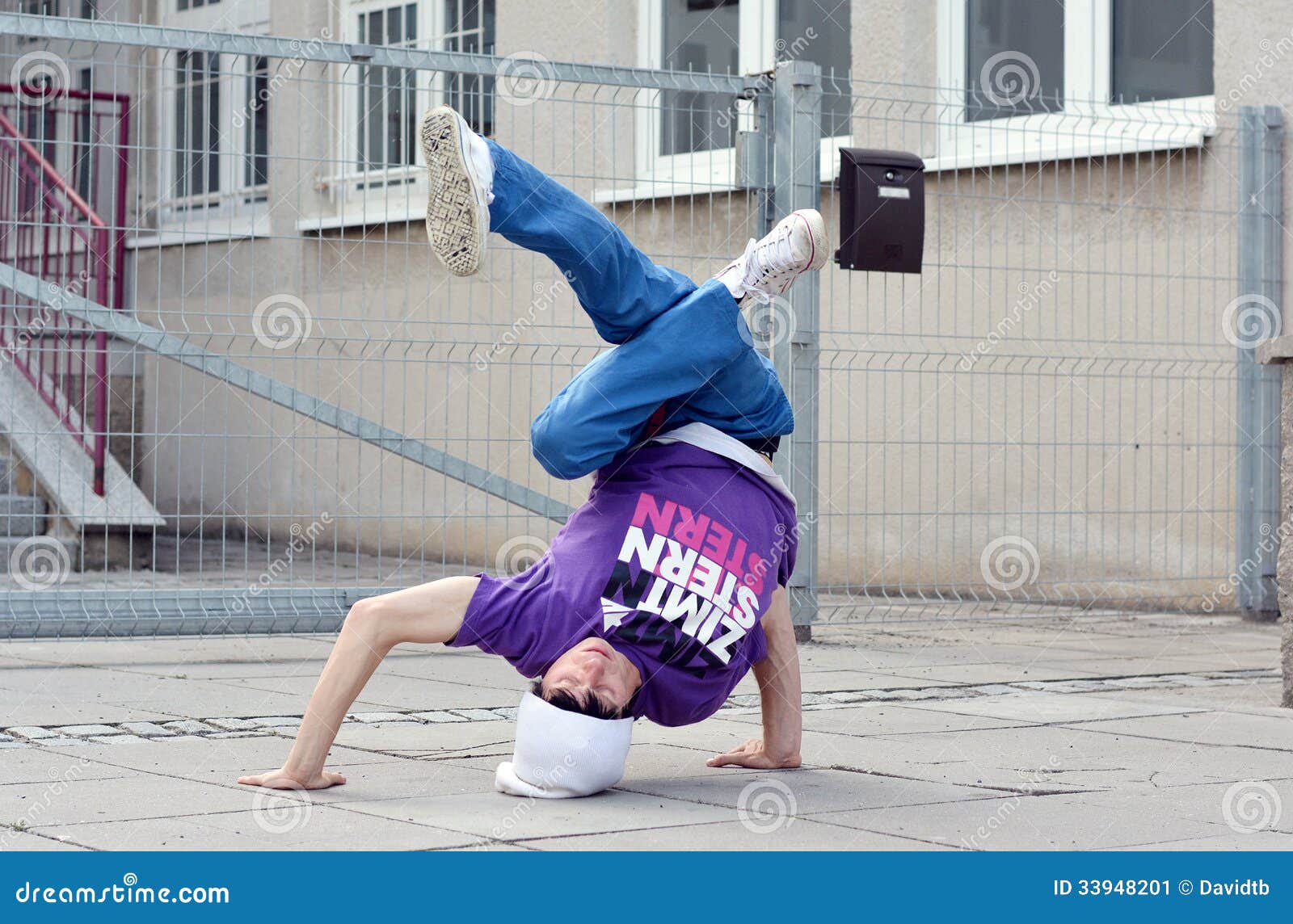 Breakdancer on the street stock image. Image of gymnastic - 33948201