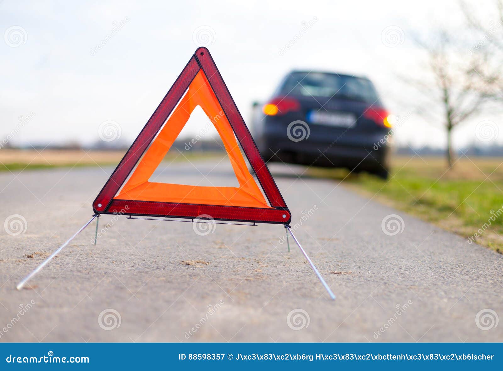 Breakdown Triangle Stands on a Broken Car Stock Image - Image of broke ...