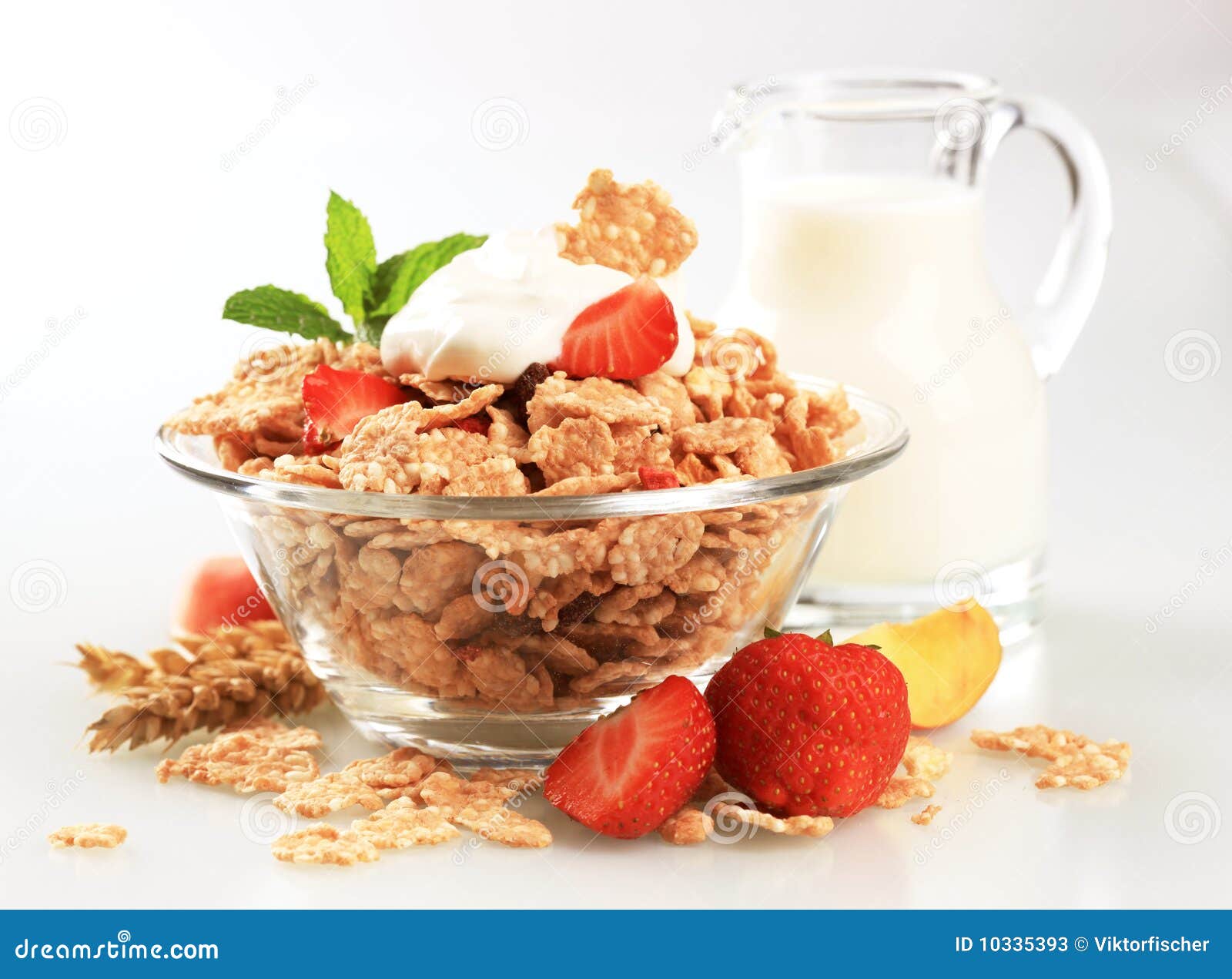 Breakfast cereal stock image. Image of crunchy, food - 10335393