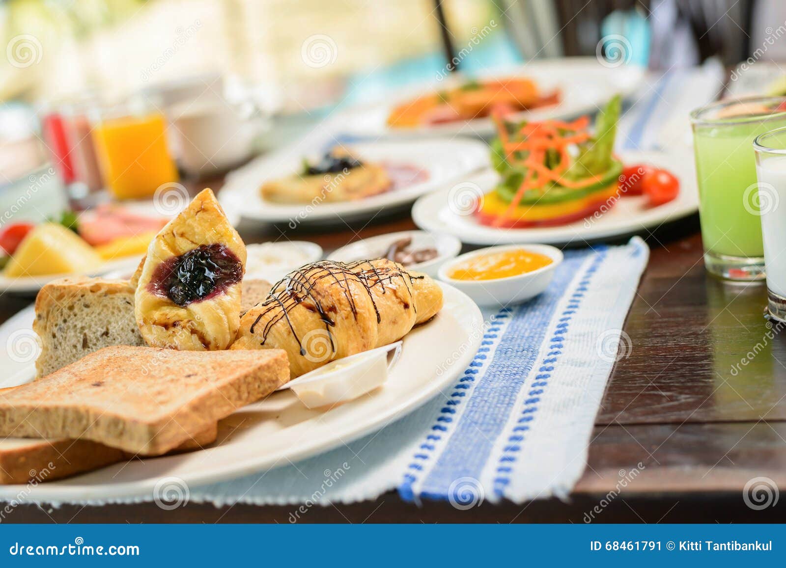 Breakfast at the Luxury Hotel Stock Image - Image of cafe, dining: 68461791