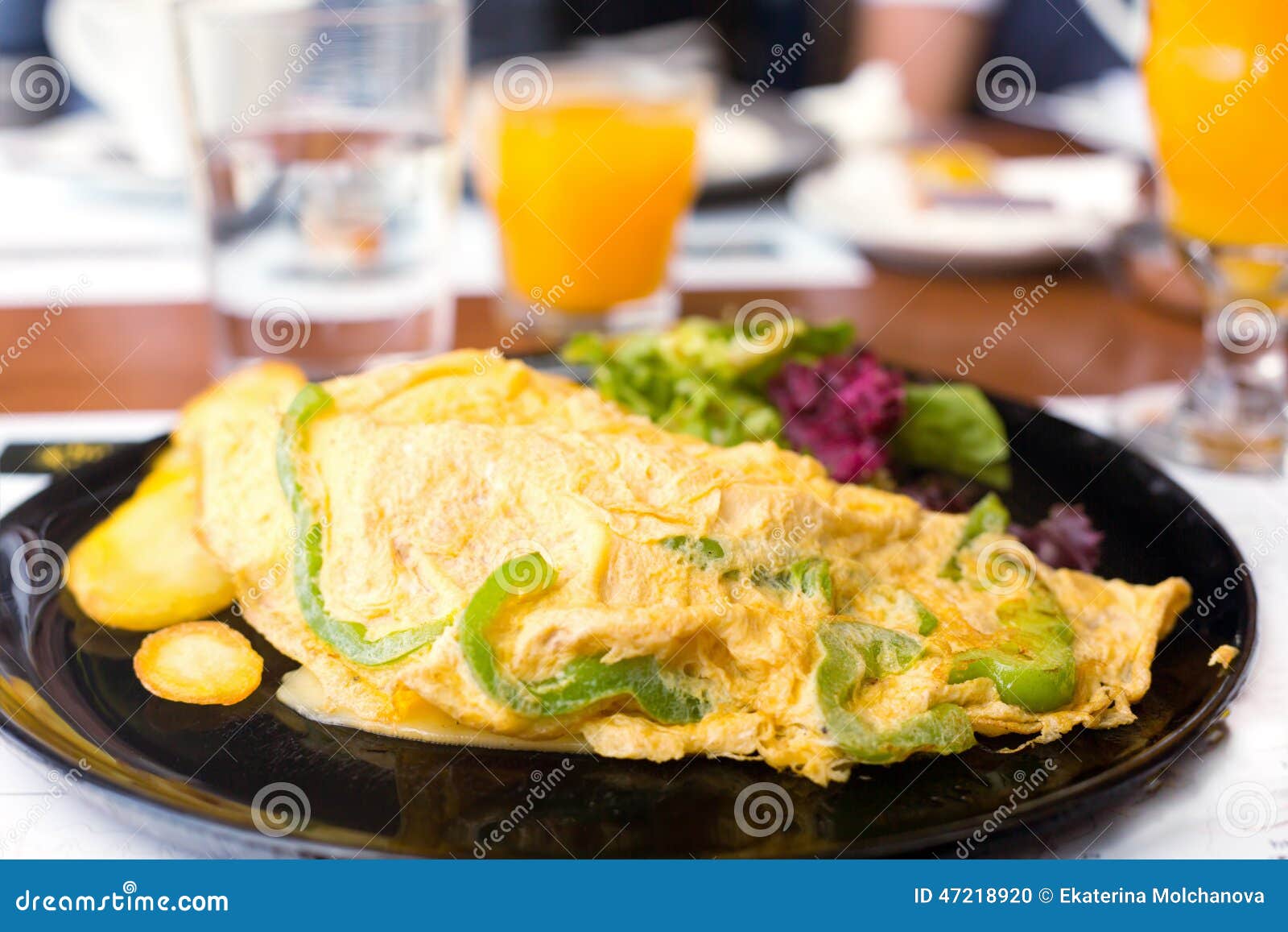 Breakfast with Vegetarian Omelet Stock Photo - Image of kitchen, green ...
