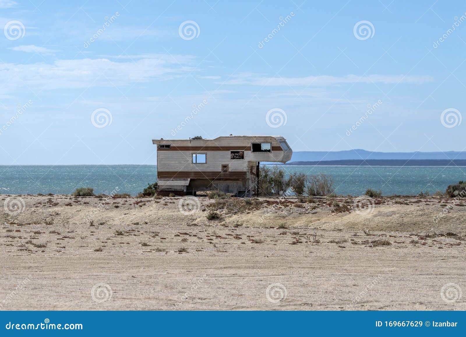 Breaking Bad Abandoned Caravan Stock Image - Image of abandoned, travel ...