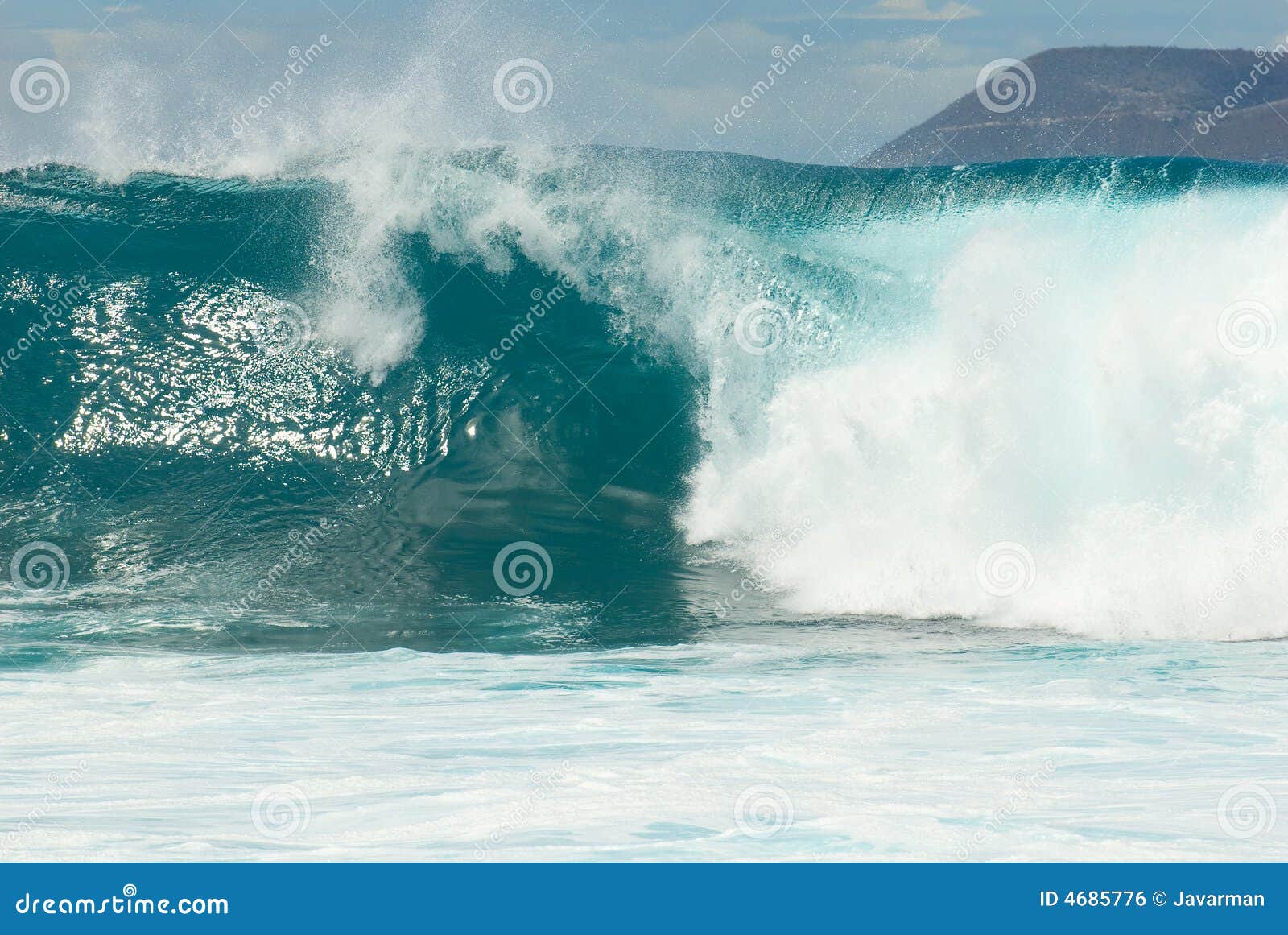 Breaking Wave Stock Image | CartoonDealer.com #32621101