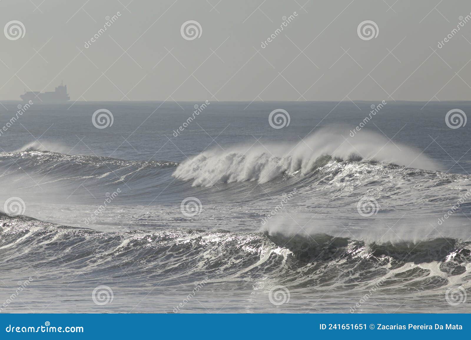 Breaking Wave with Wind Spray Stock Image - Image of nature, spray ...