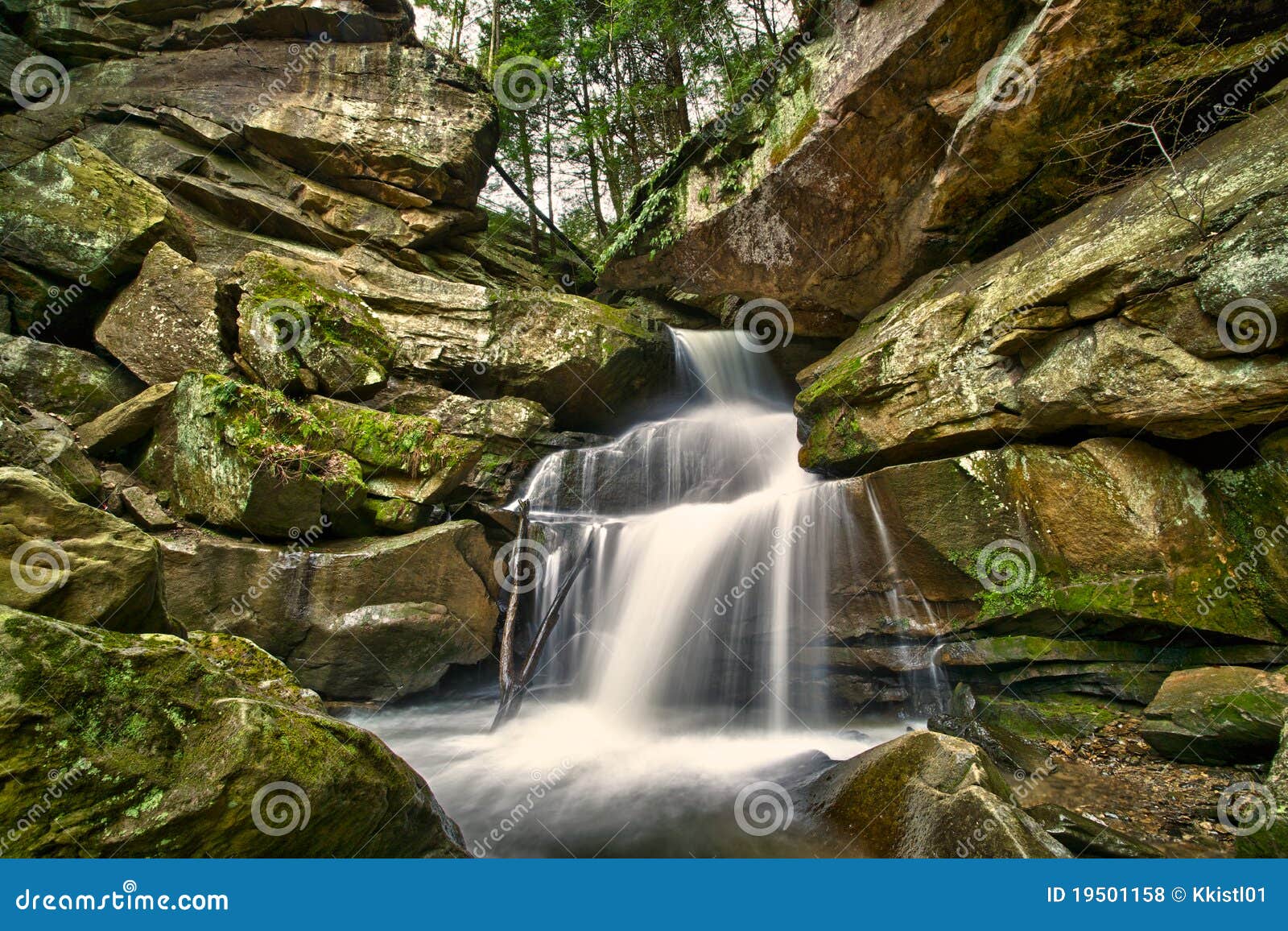 Breakneck Bridge Falls stock photo. Image of boulders - 19501158