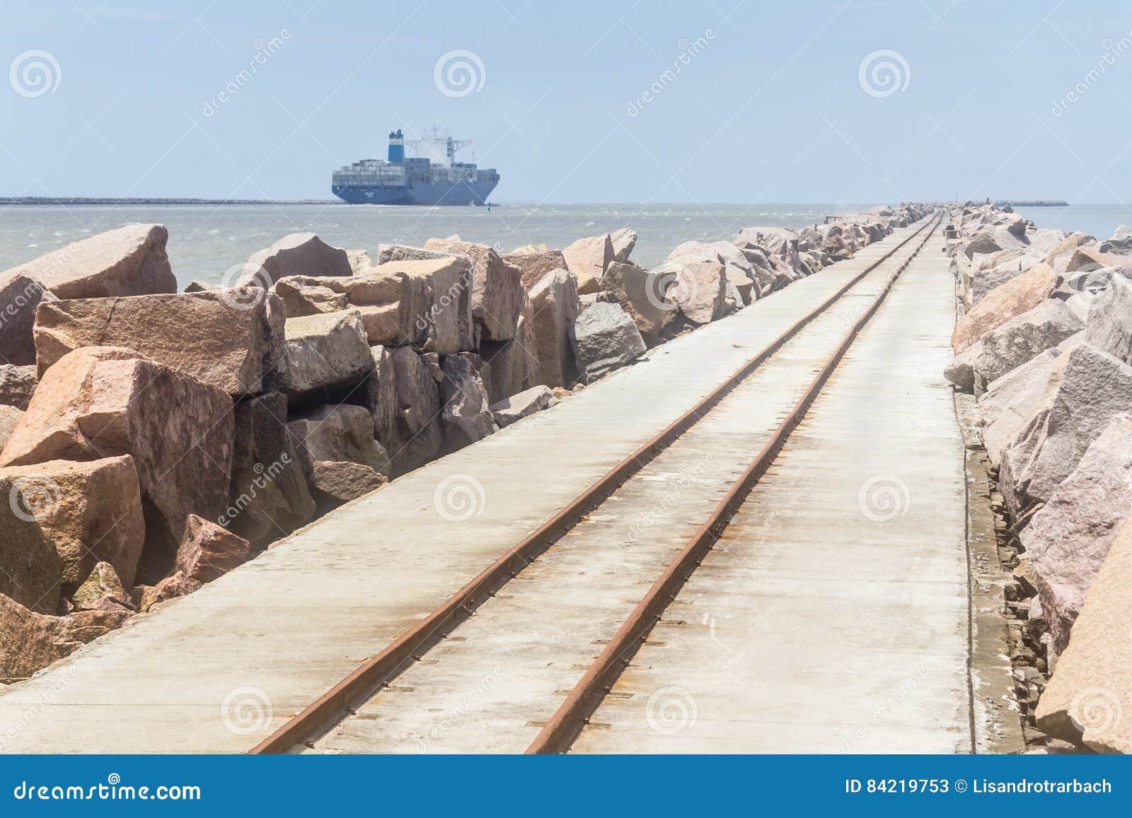 Breakwater at Cassino Beach Stock Image - Image of molhes, ship: 84219753