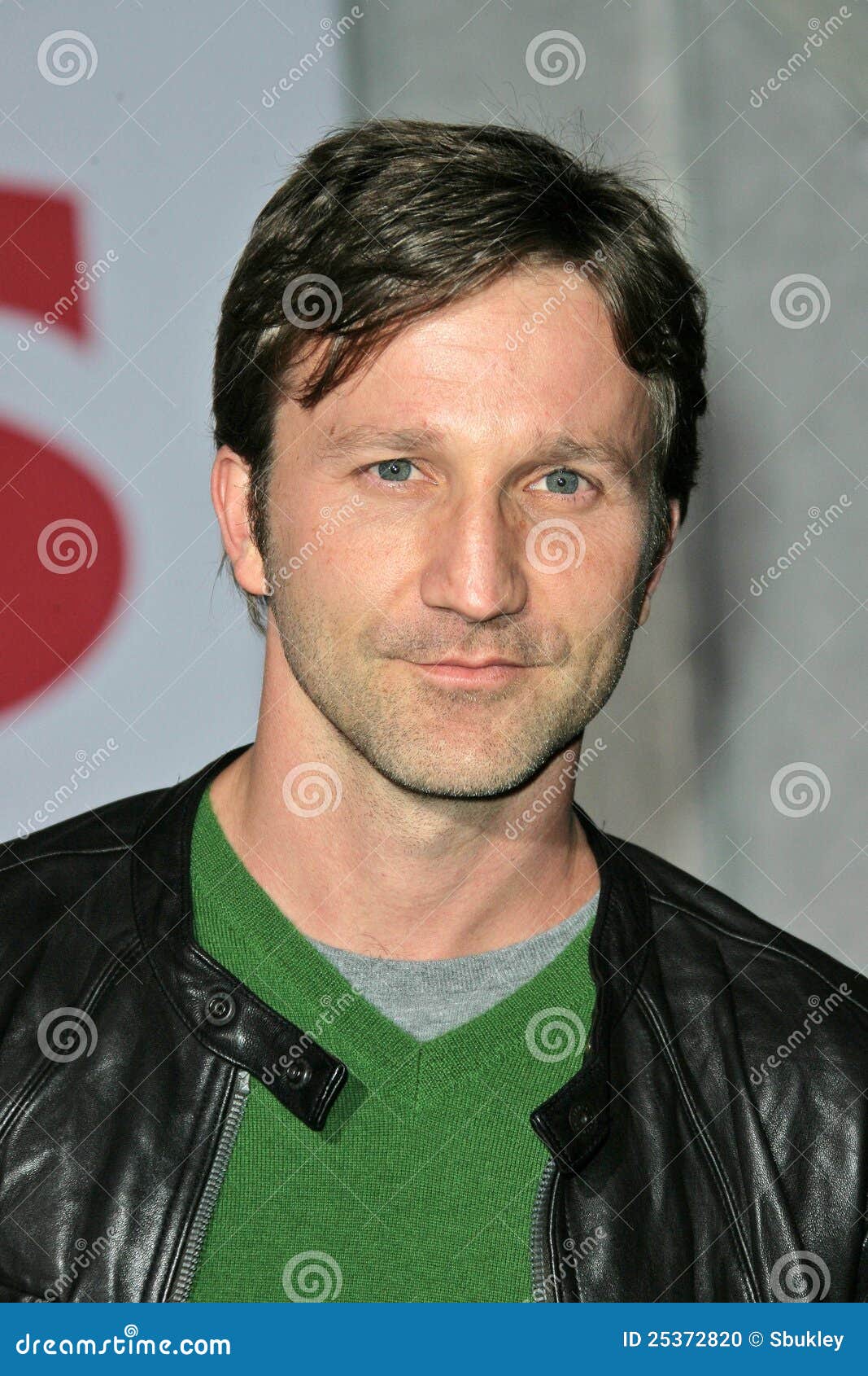 Breckin Meyer's Instagram, Twitter & Facebook on IDCrawl