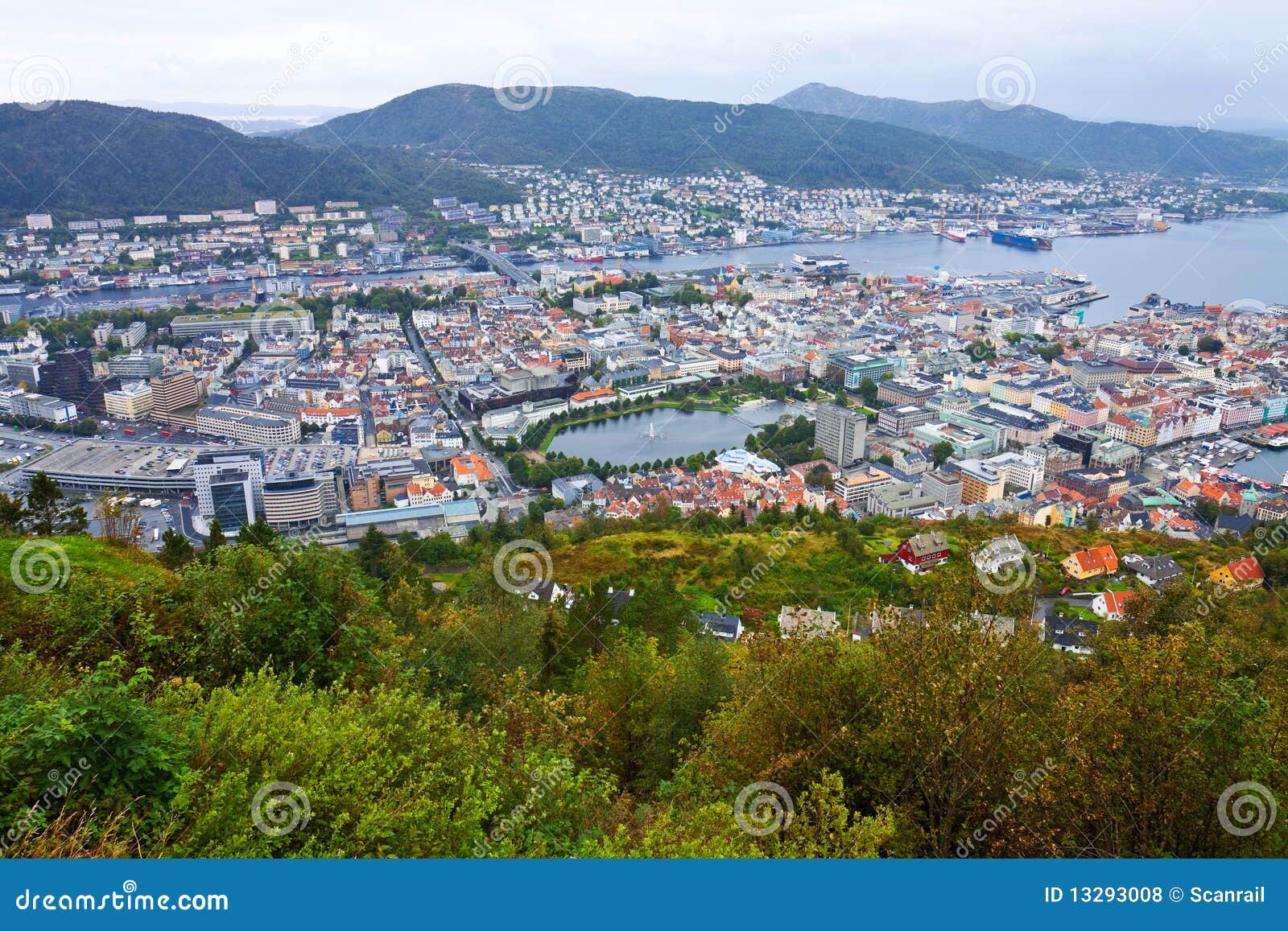 Breed Panorama Van Bergen, Noorwegen Stock Foto - Image of bergen ...