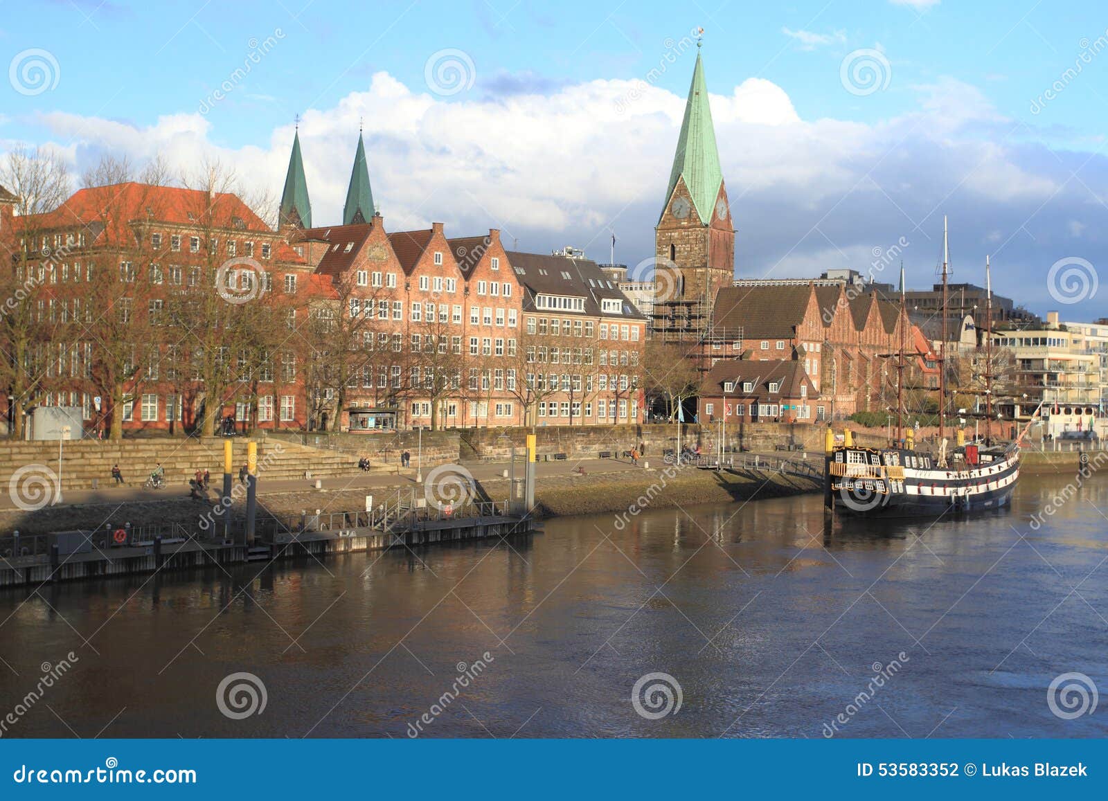 Bremen editorial photography. Image of water, spire, weser - 53583352