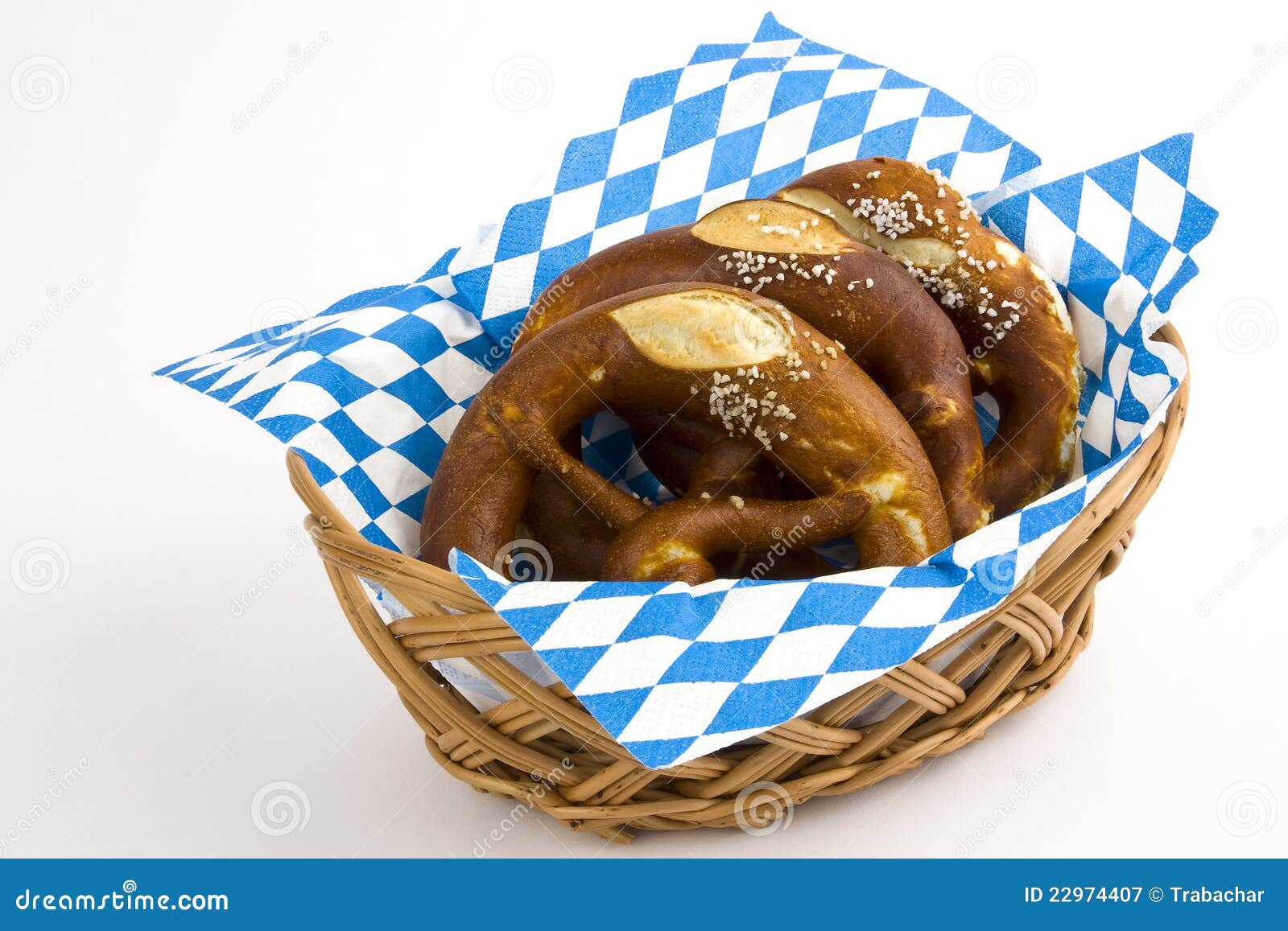 Brezeln im Korb stockbild. Bild von gebacken, garten - 22974407