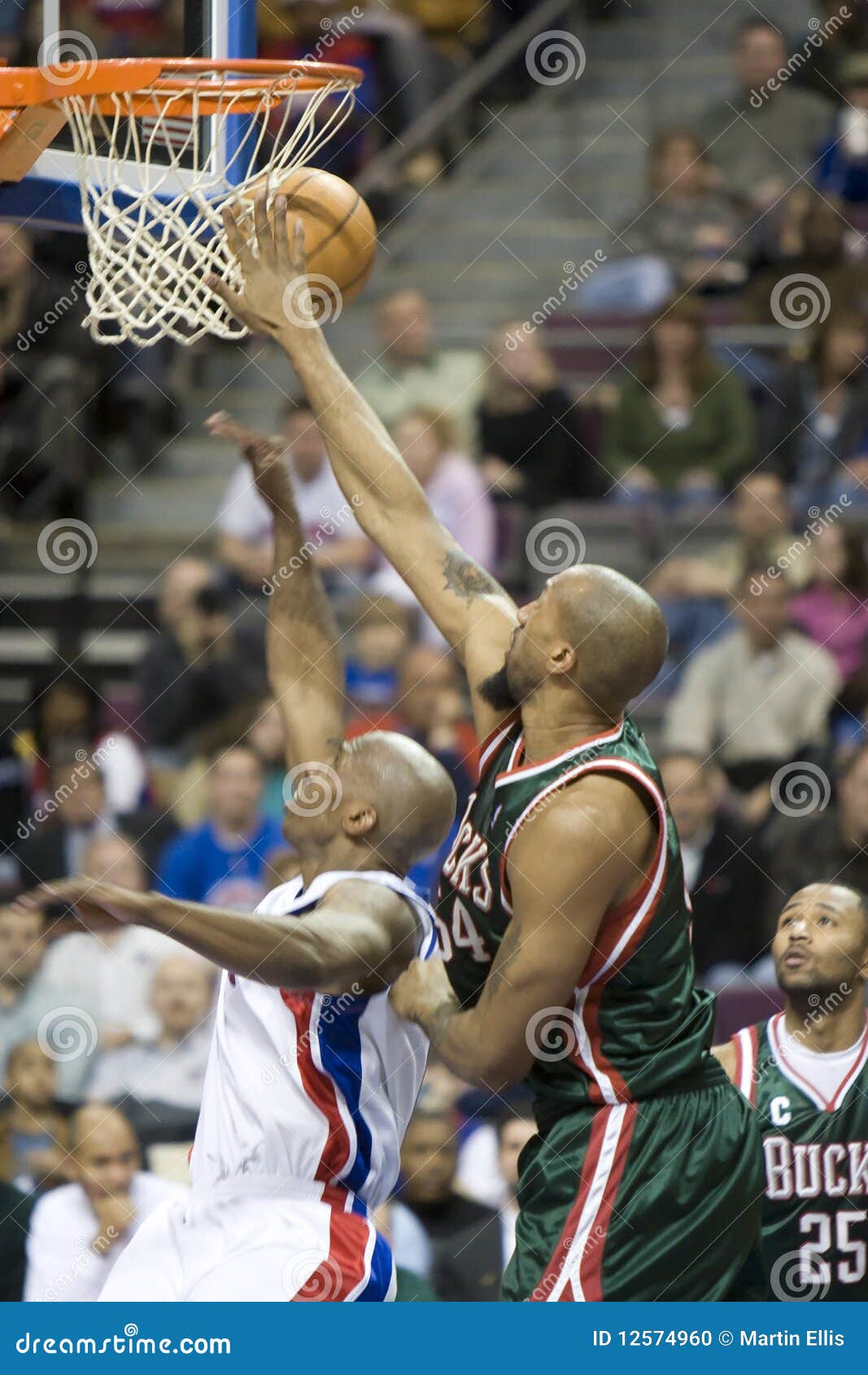 Brian Skinner and Chauncey Billups Editorial Image - Image of athlete ...