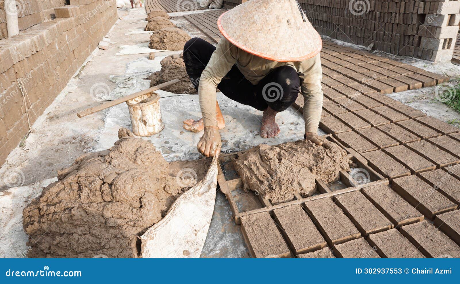 Brick Craftsmen Working Using Traditional Methods in Indonesia Stock ...