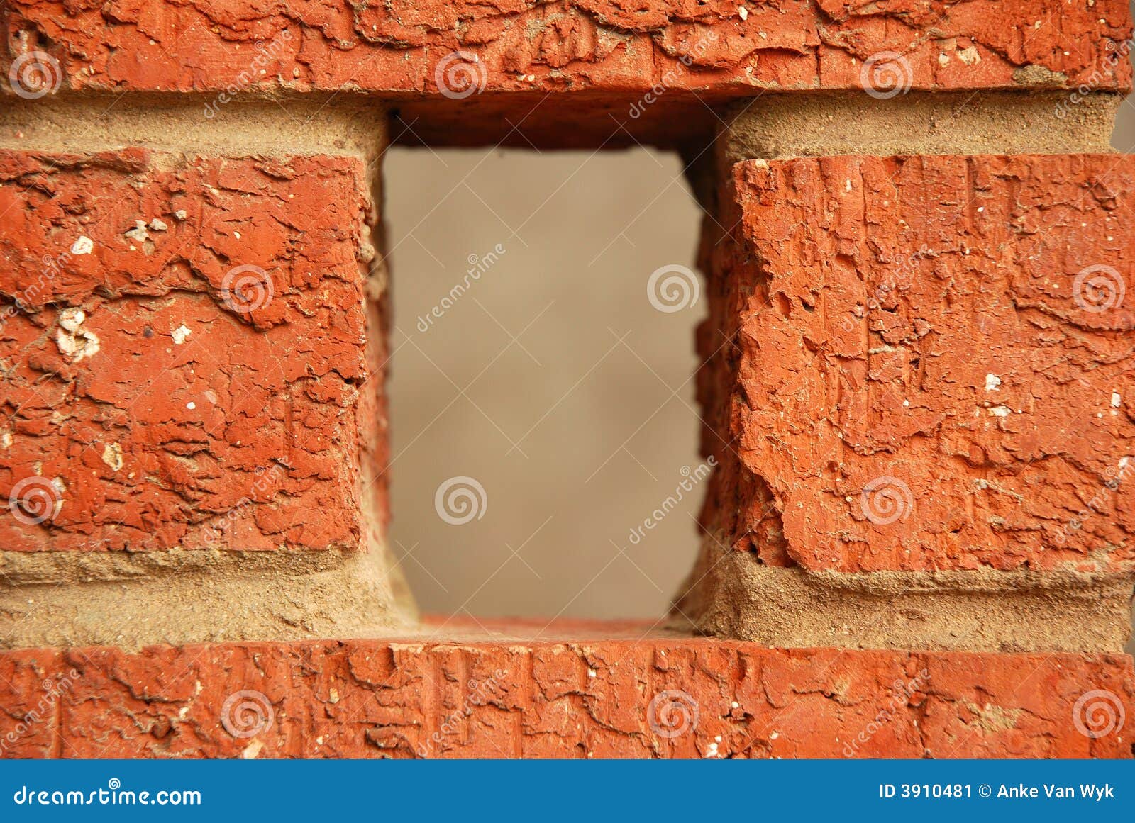 Brick hole wall 库存图片. 图片 包括有 严格, 红色, 表面, 结构, 力量, 酿酒厂, 用水泥涂 - 3910481