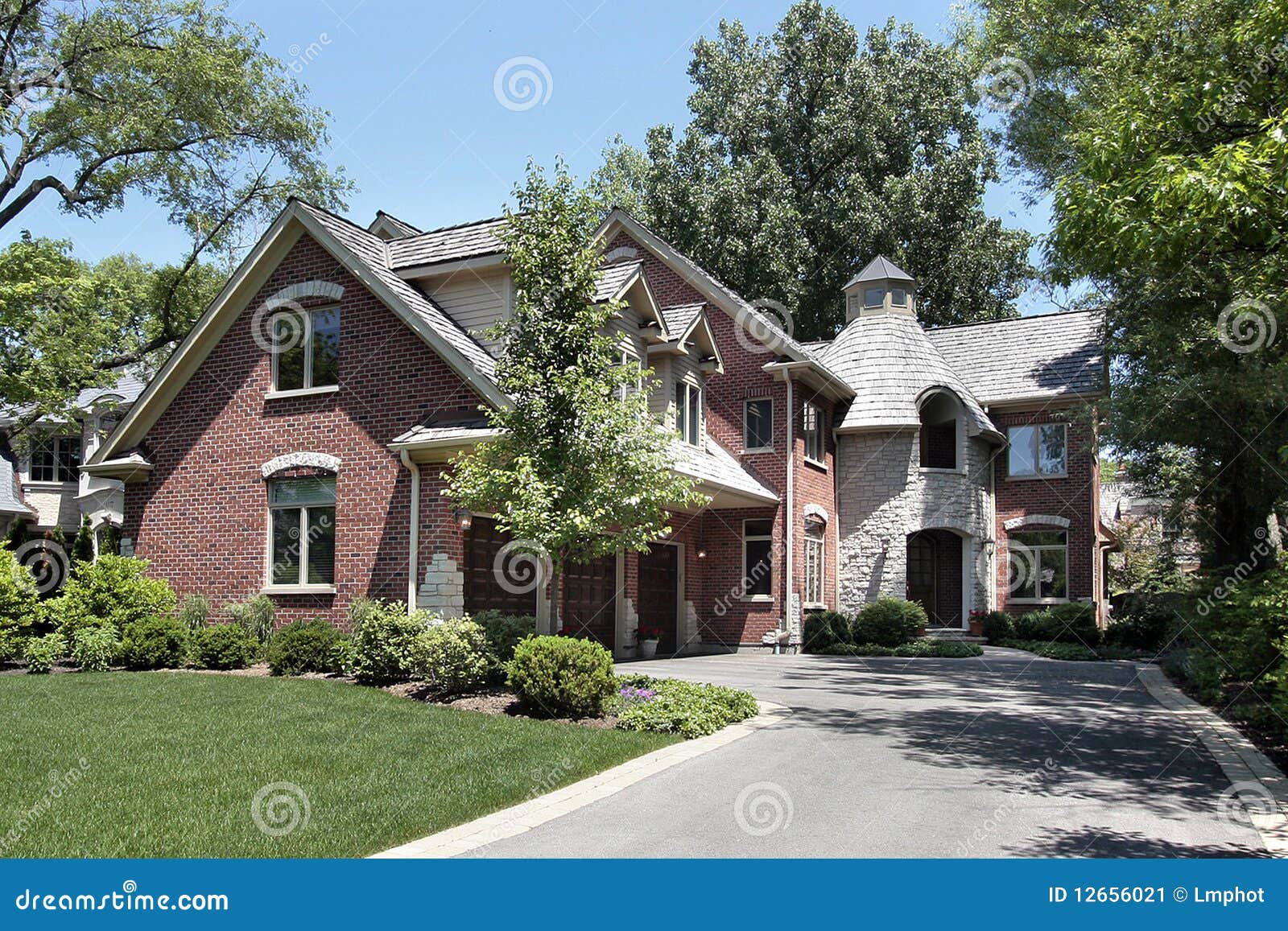Brick Home with Circular Stone Entryway Stock Image - Image of dwelling ...