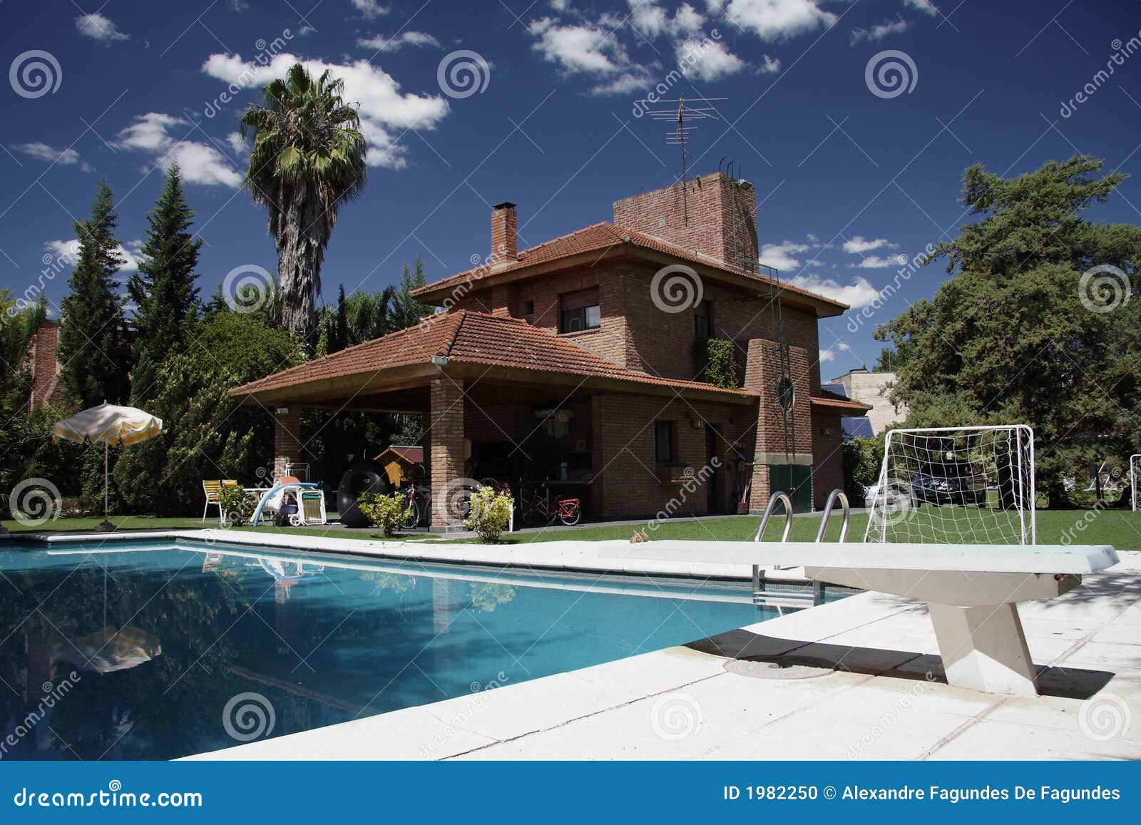 Red Brick Pool Edge Stock Photography | CartoonDealer.com #20156180
