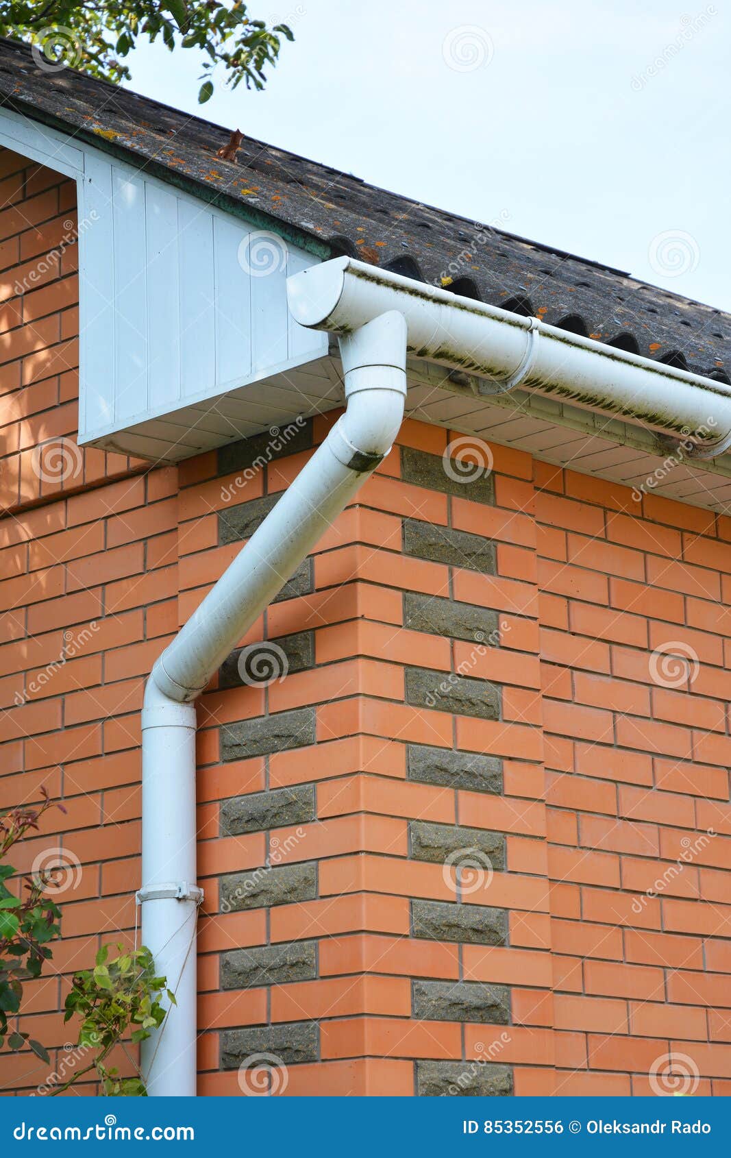 Brick House Rain Gutter Pipeline Outdoor. Home Guttering, Gutters ... Brick House Rain Gutter Pipeline Outdoor. Home Guttering, Gutters ...