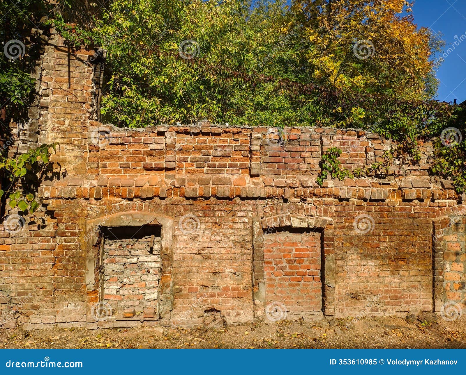 Brick Wall of an Old Collapsed Building. Ruins on a Sunny Day Stock ...