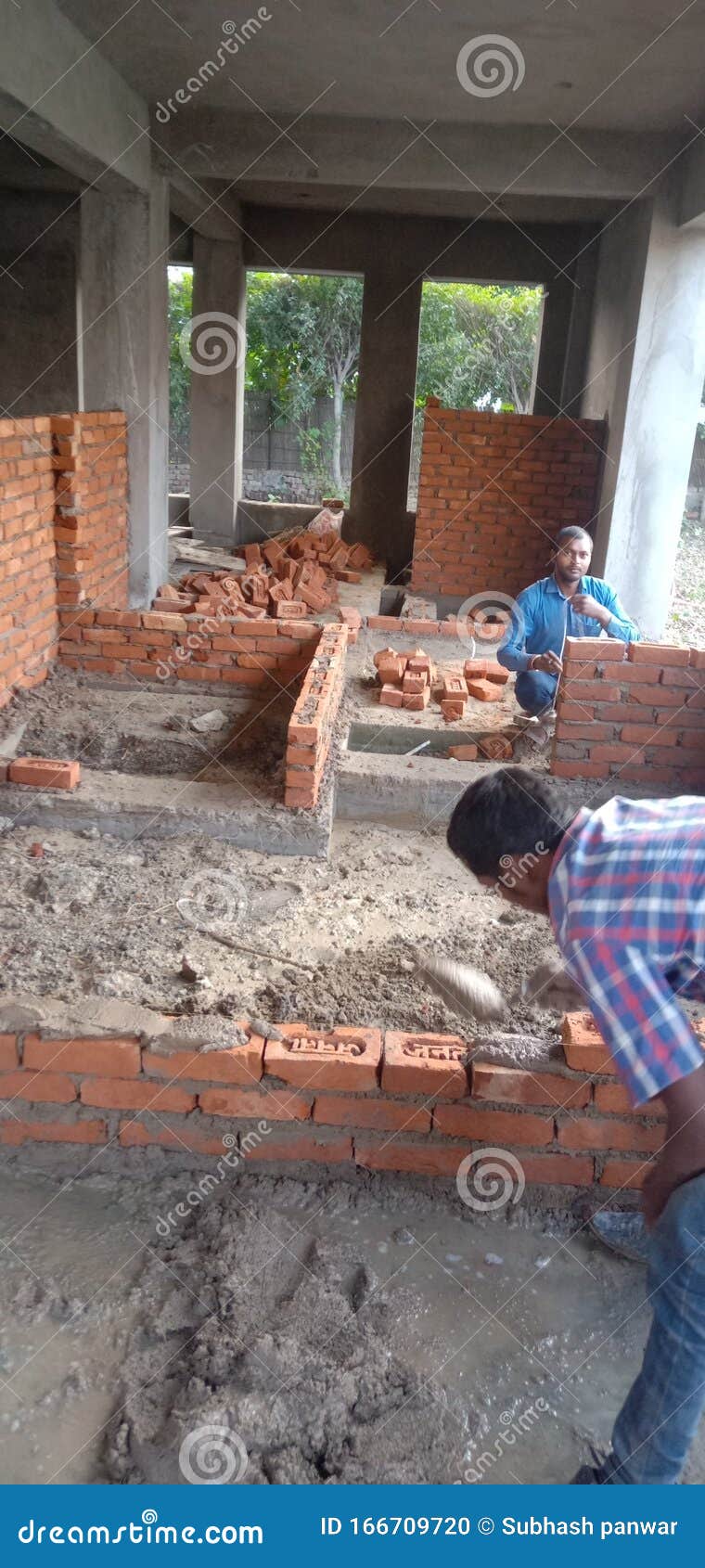 Brick Walls Work in Progress Editorial Image - Image of nwelding, brick ...