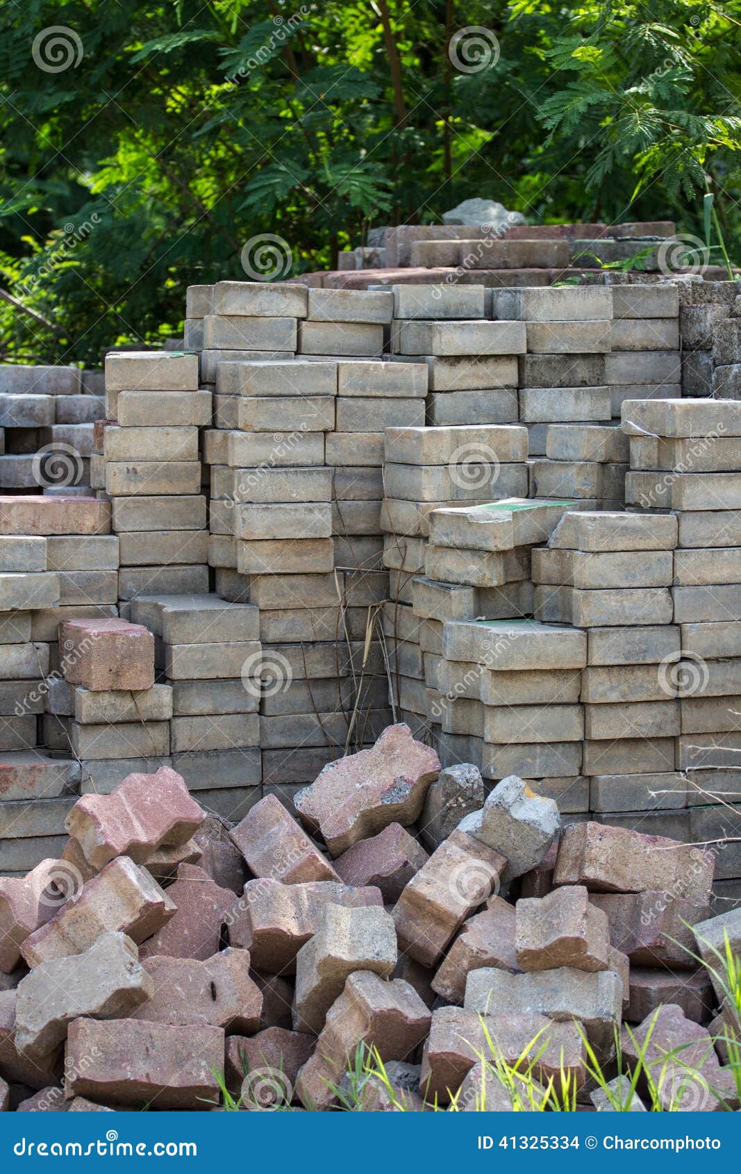 Brickbat stock photo. Image of pattern, ordinary, masonry - 41325334