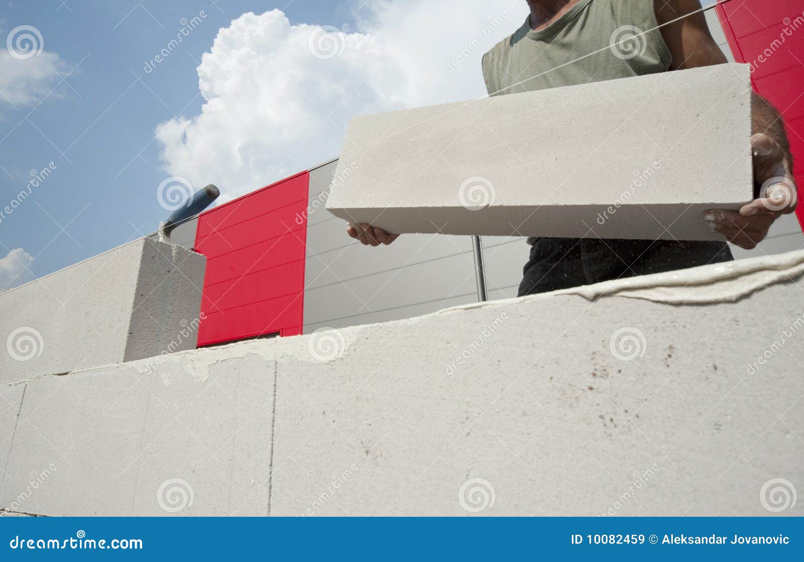 Bricklayer Builds the Big Wall Stock Image - Image of manual, levels ...