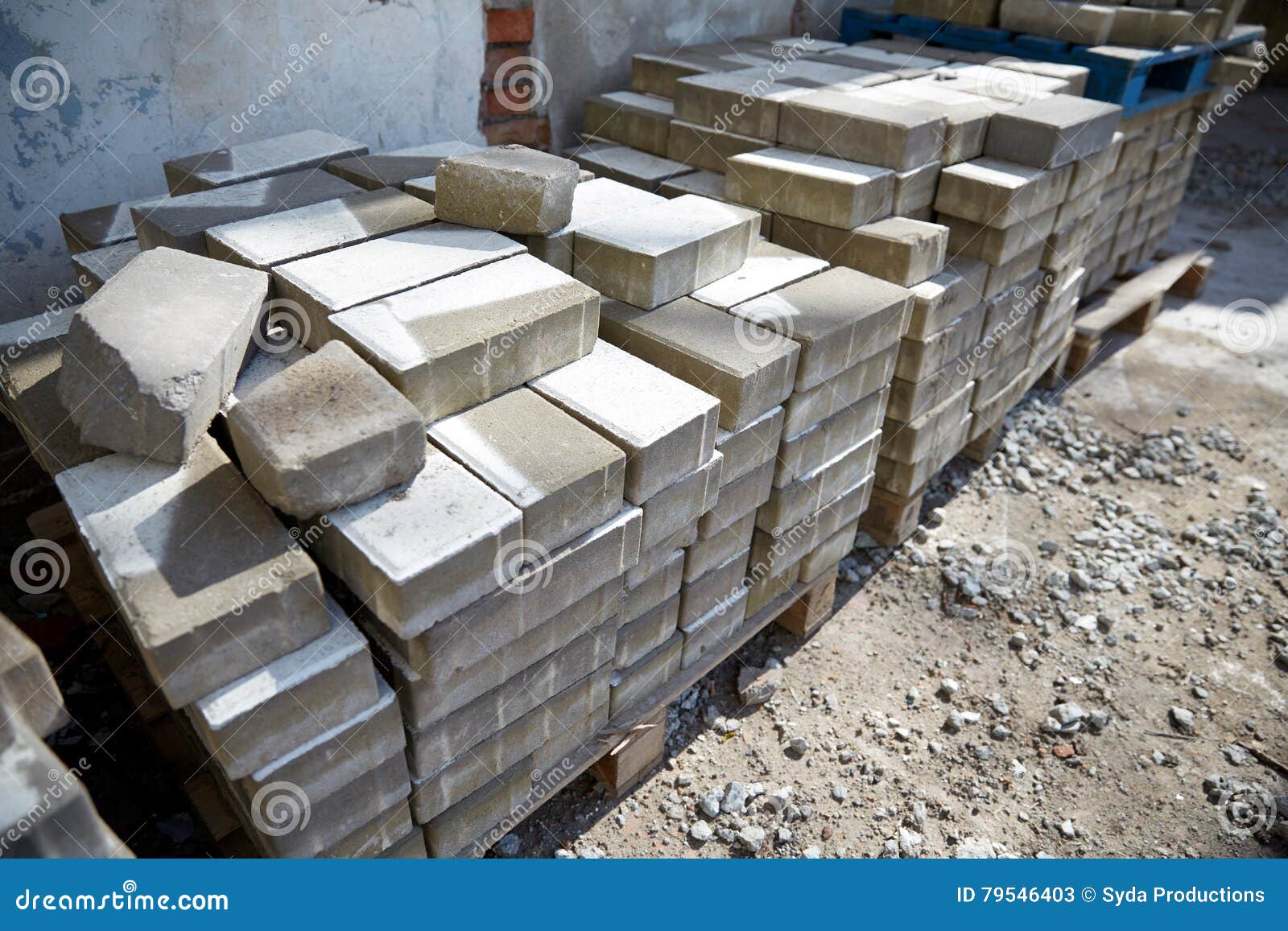 Bricks Batch on Wooden Storage Pallet Stock Image - Image of brick ...