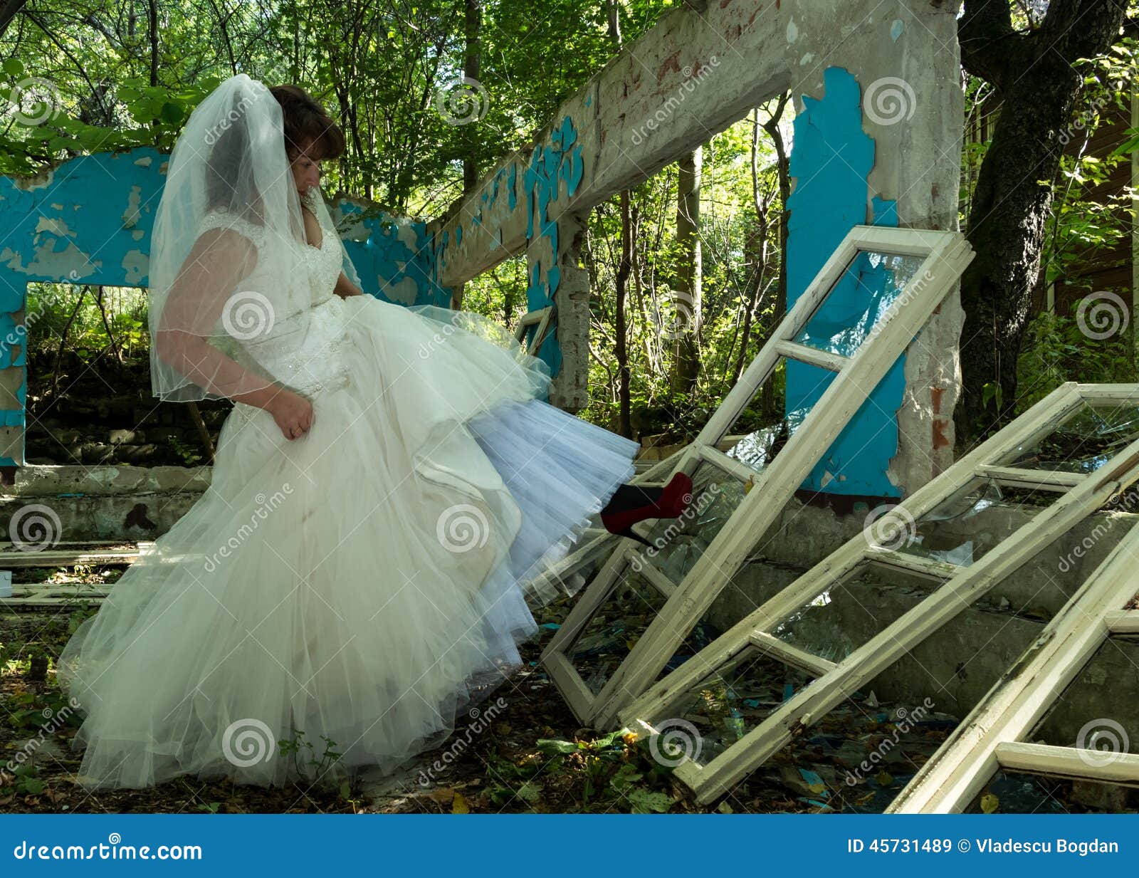 Bride breaking window stock image. Image of woman, violence - 45731489