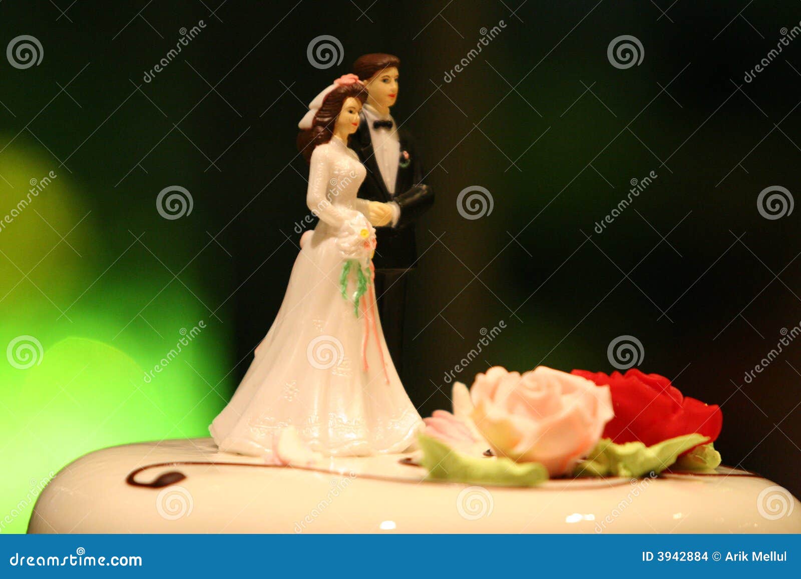 Bride and Groom Wedding Cake Decoration Stock Photo - Image of small ...