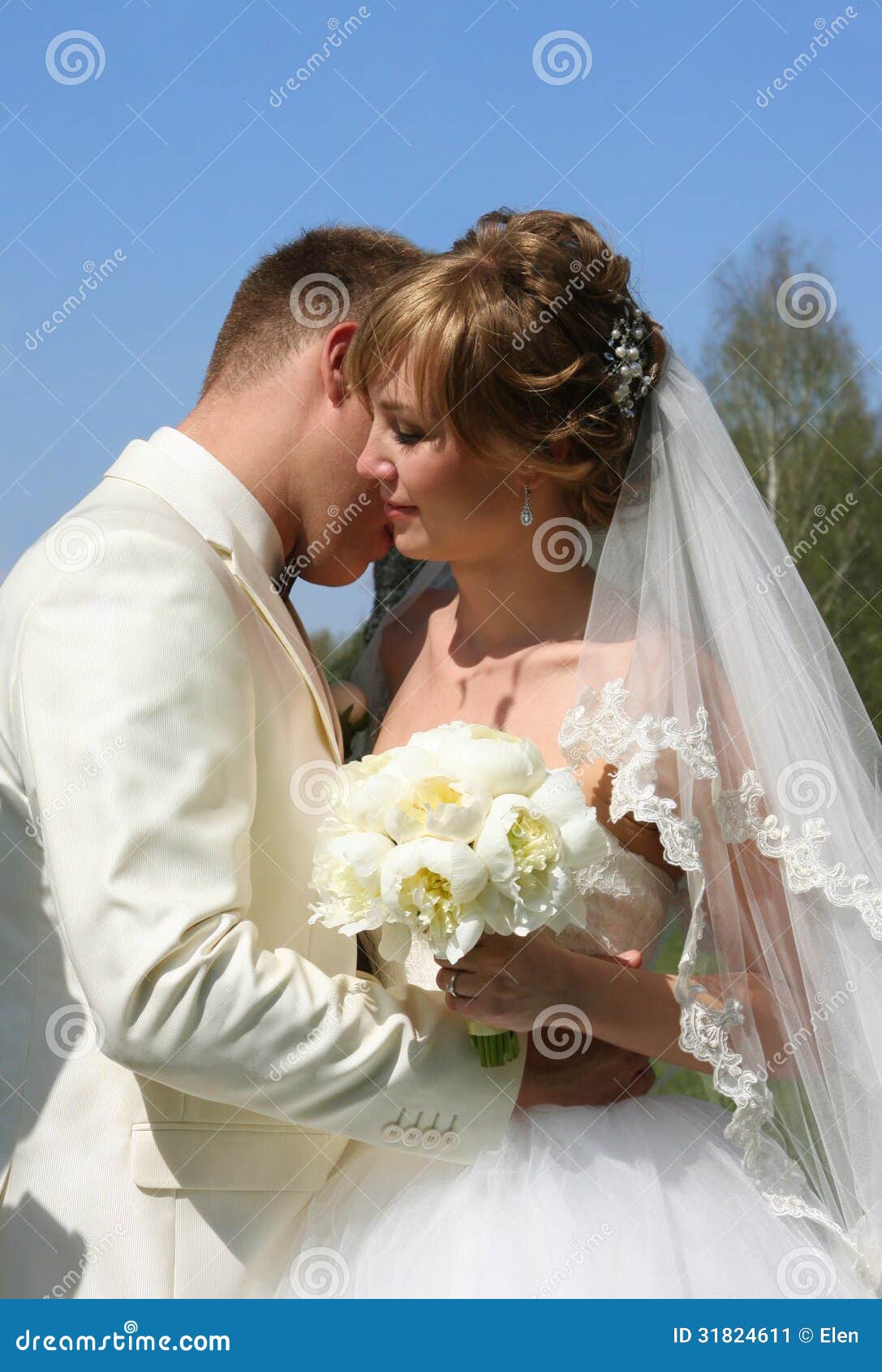 Bride and groom stock image. Image of love, park, bride - 31824611