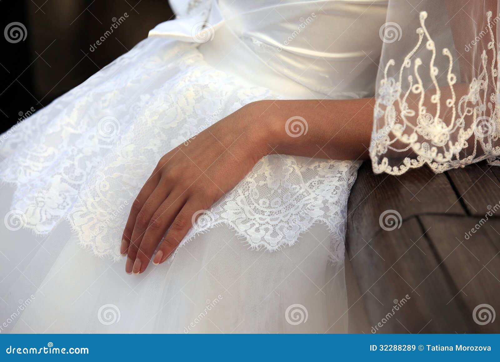 Bride hand stock image. Image of elegant, beauty, decoration - 32288289