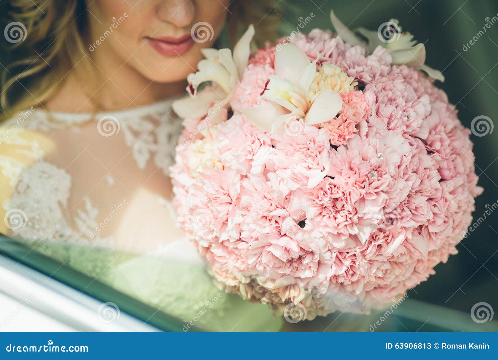 Bride Holding Wedding Bouquet with Pink Flowers Stock Image - Image of ...