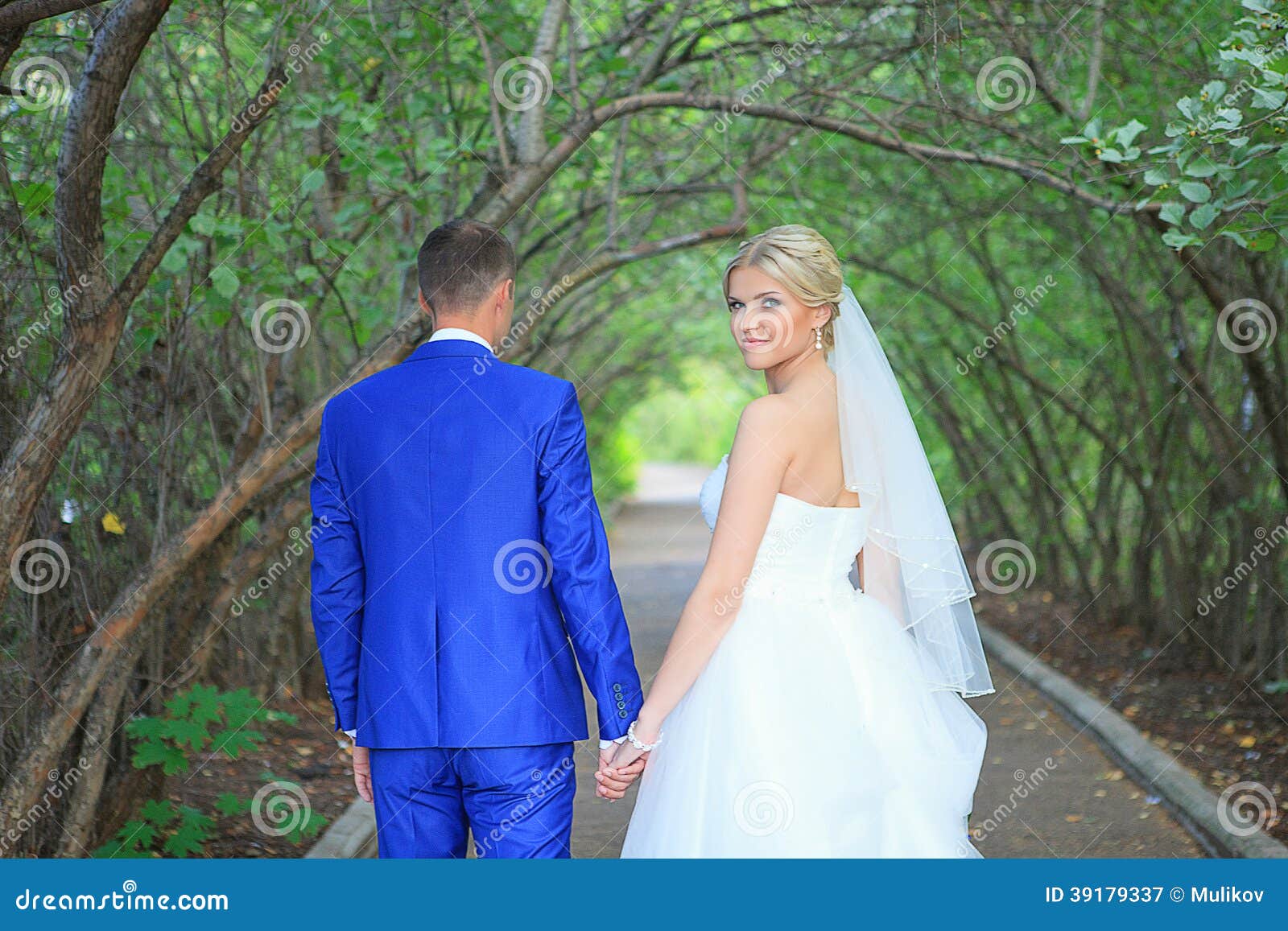 Bride meets groom stock image. Image of bride, event - 39179337
