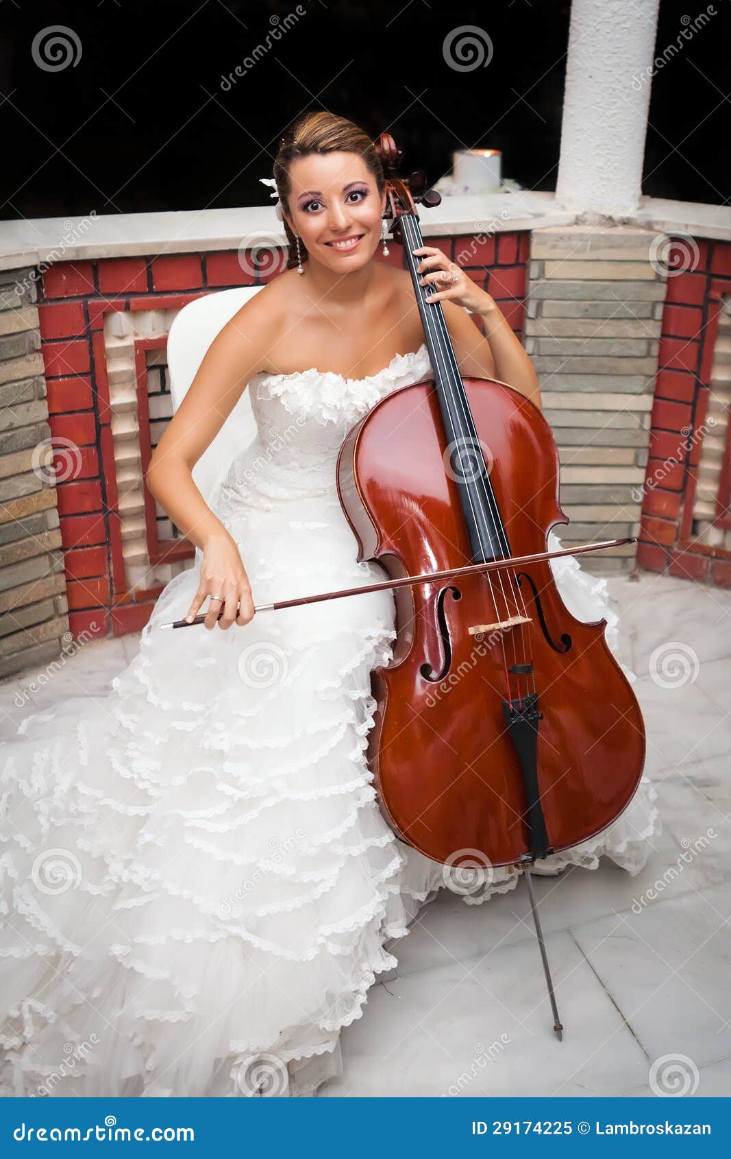 Bride Musicial Playing Cello Stock Image - Image of adult, attractive: 29174225