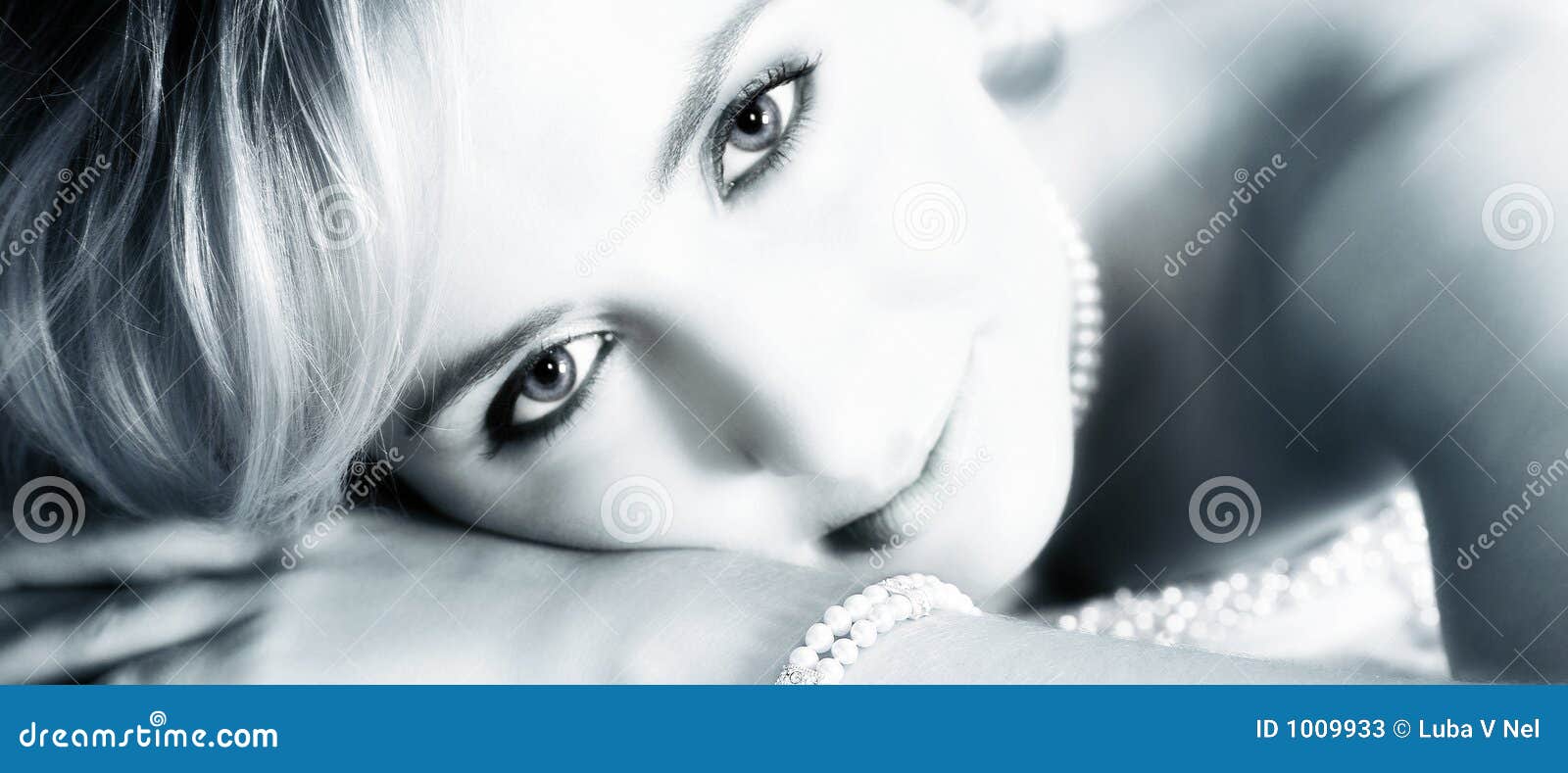 Bride Portrait in Blue Sepia Stock Image - Image of blue, hand: 1009933