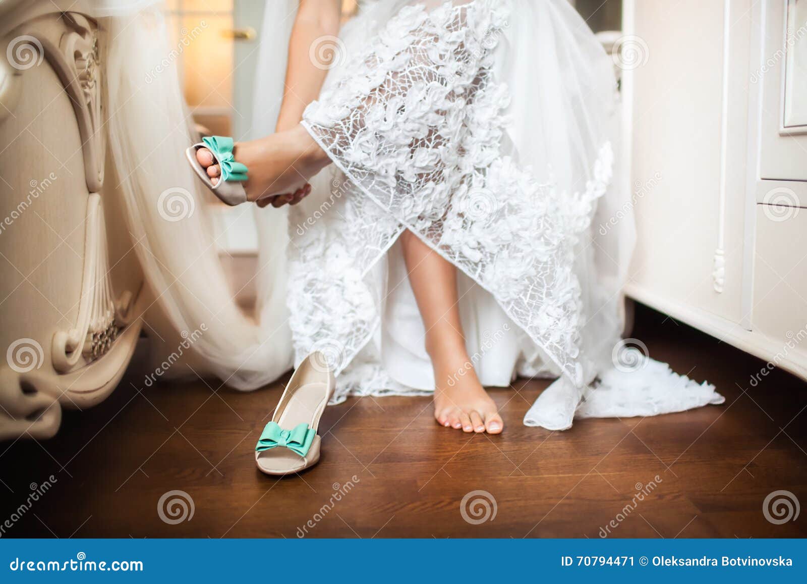 Bride S Shoes on Wedding Day Stock Image - Image of elegant, elegance ...