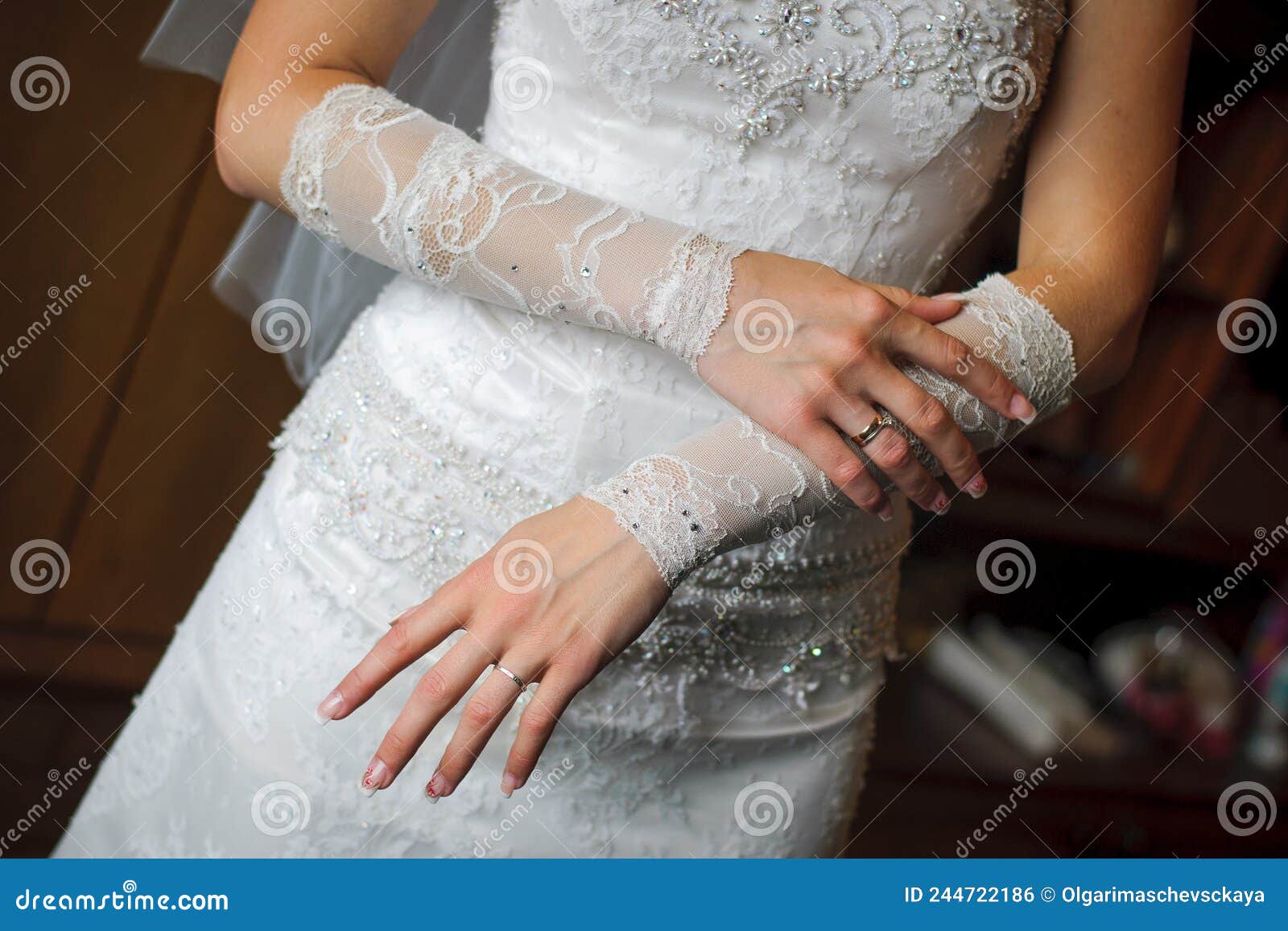 The Bride Wears A Lace White Garter On Her Leg Royalty-Free Stock ...