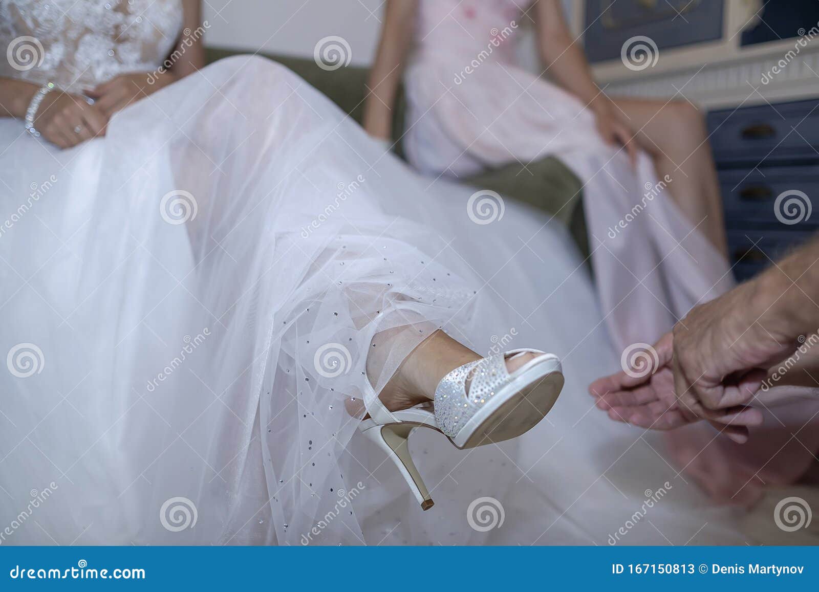 Bride Wedding Preparation 1 Stock Image - Image of bedroom, clothing ...