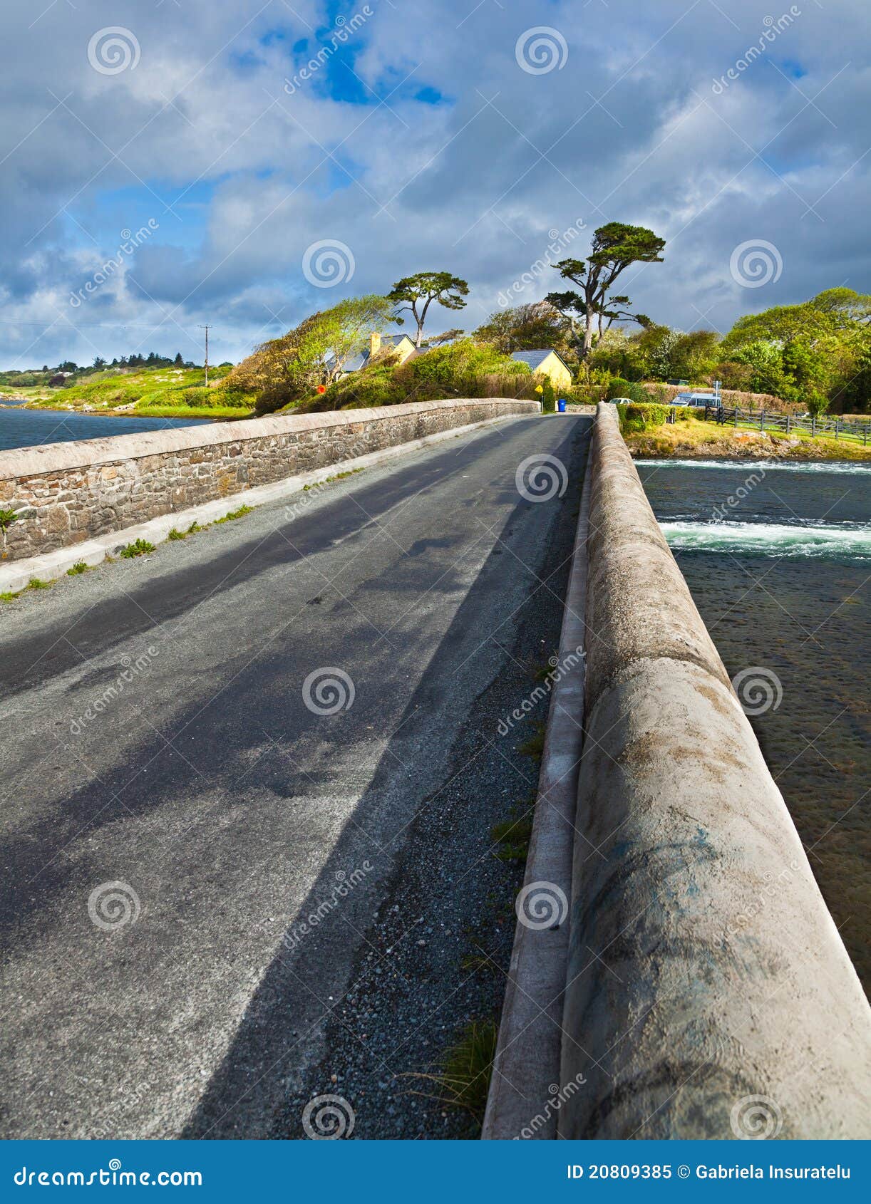 Bridge at Ardmore bay stock image. Image of galway, ireland - 20809385